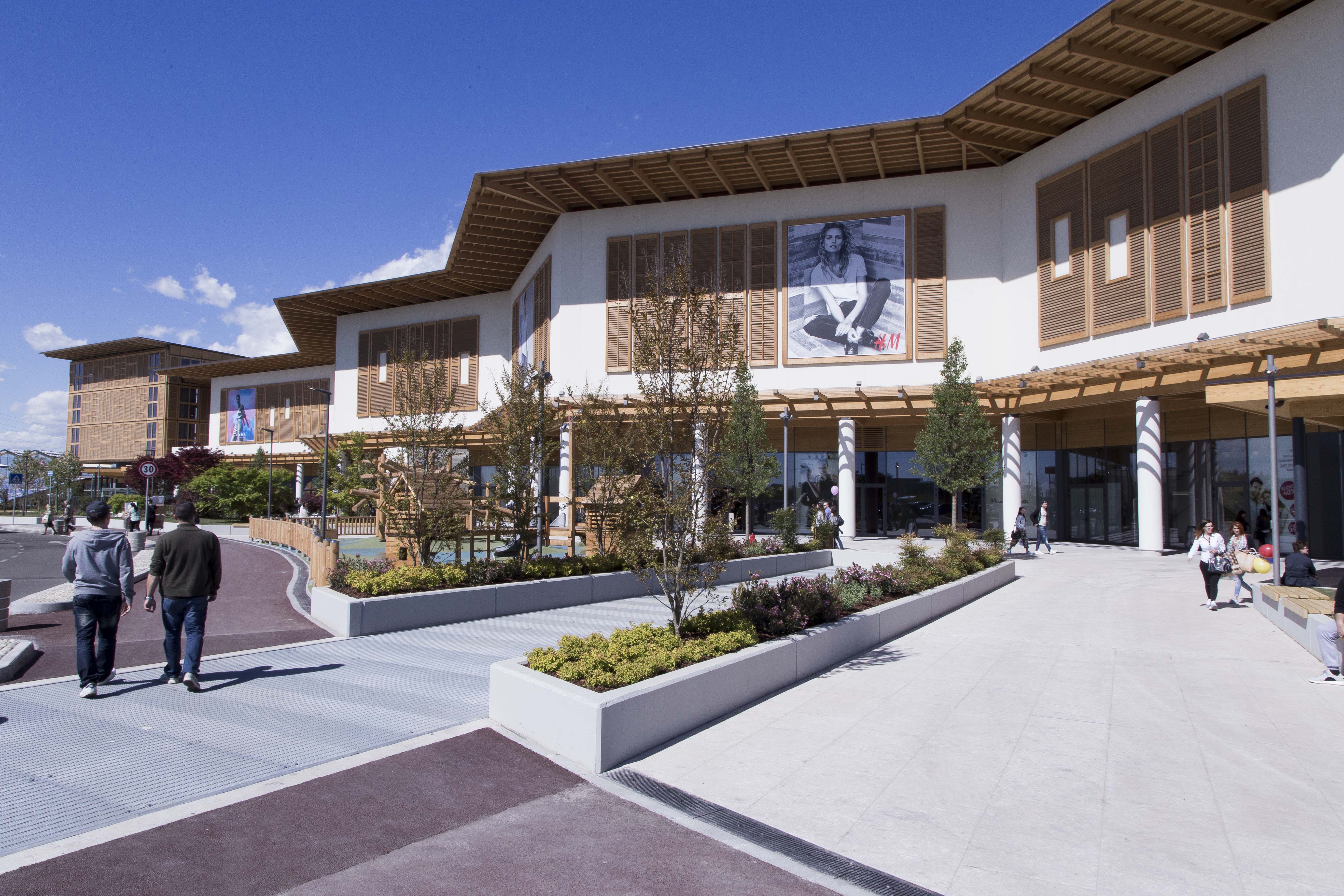 IL CENTRO - Arese Shopping Center by Design International - Architizer