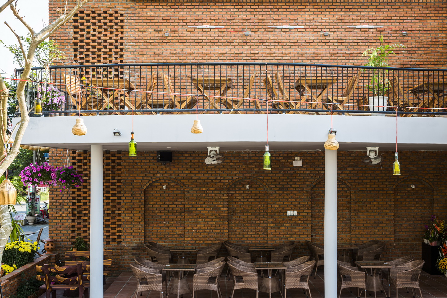 Red Flower Coffee Shop by VHL Architecture - Architizer