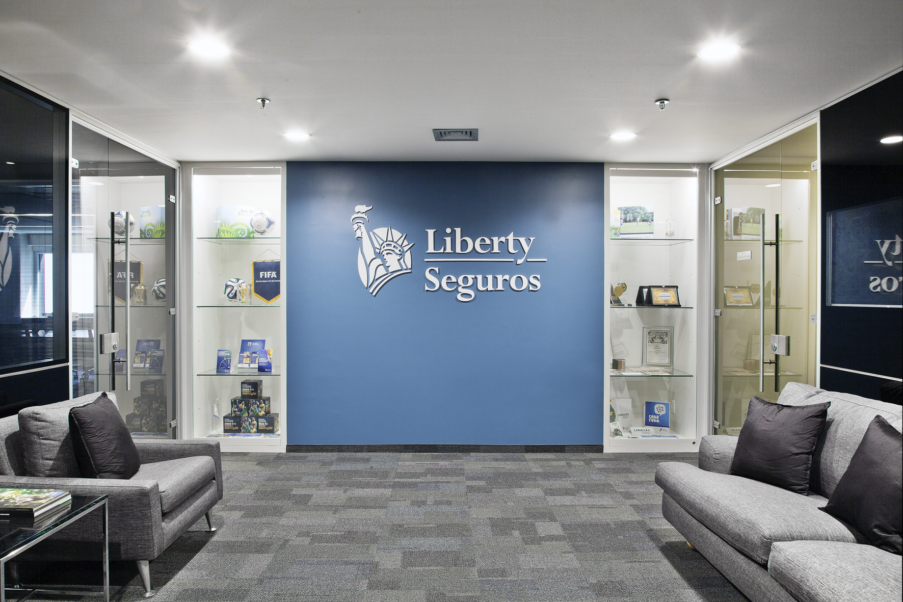 Liberty Seguros presidential office by Segal Architecture - Architizer