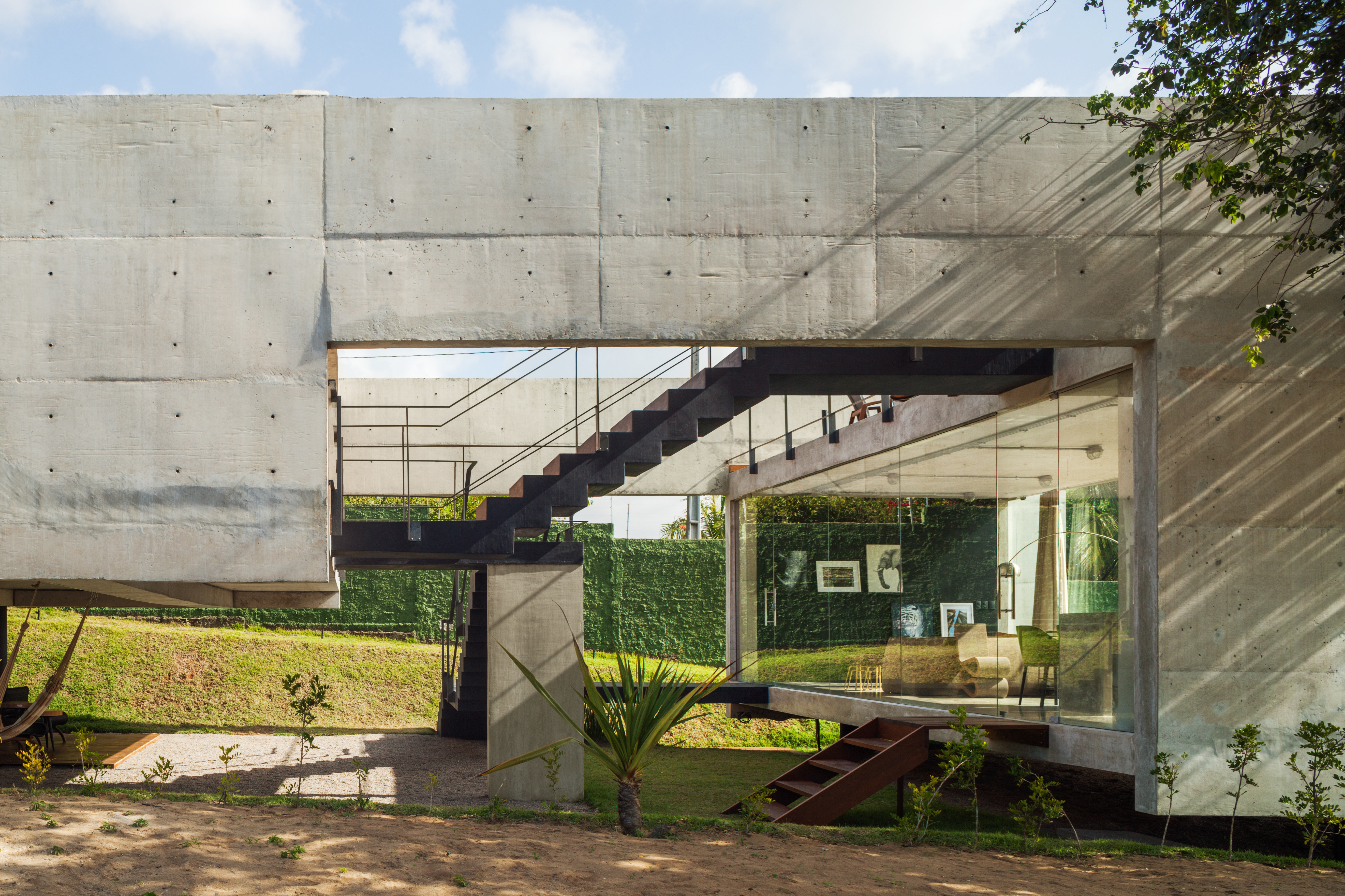 Two Beams House by Escritório Yuri Vital - Architizer