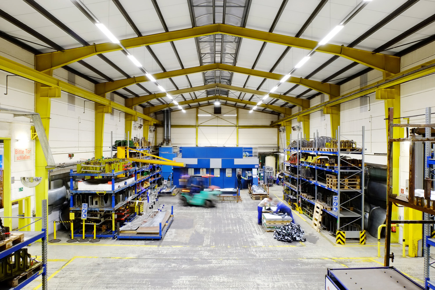 Production halls for Hörmann Kommunikationsnetze - Architizer