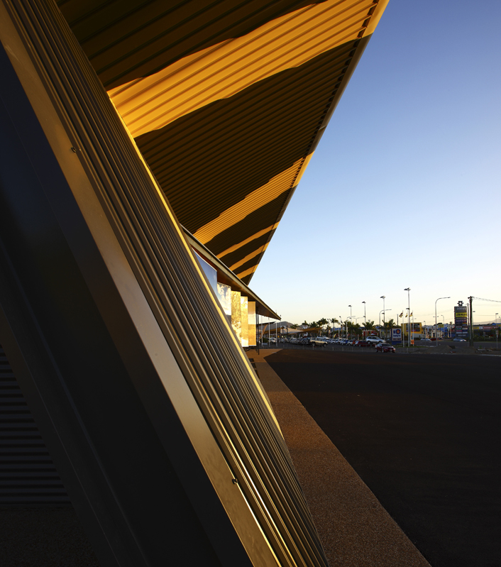 Opposite Lock FWD Retail & Showroom by Guymer Bailey Architects ...