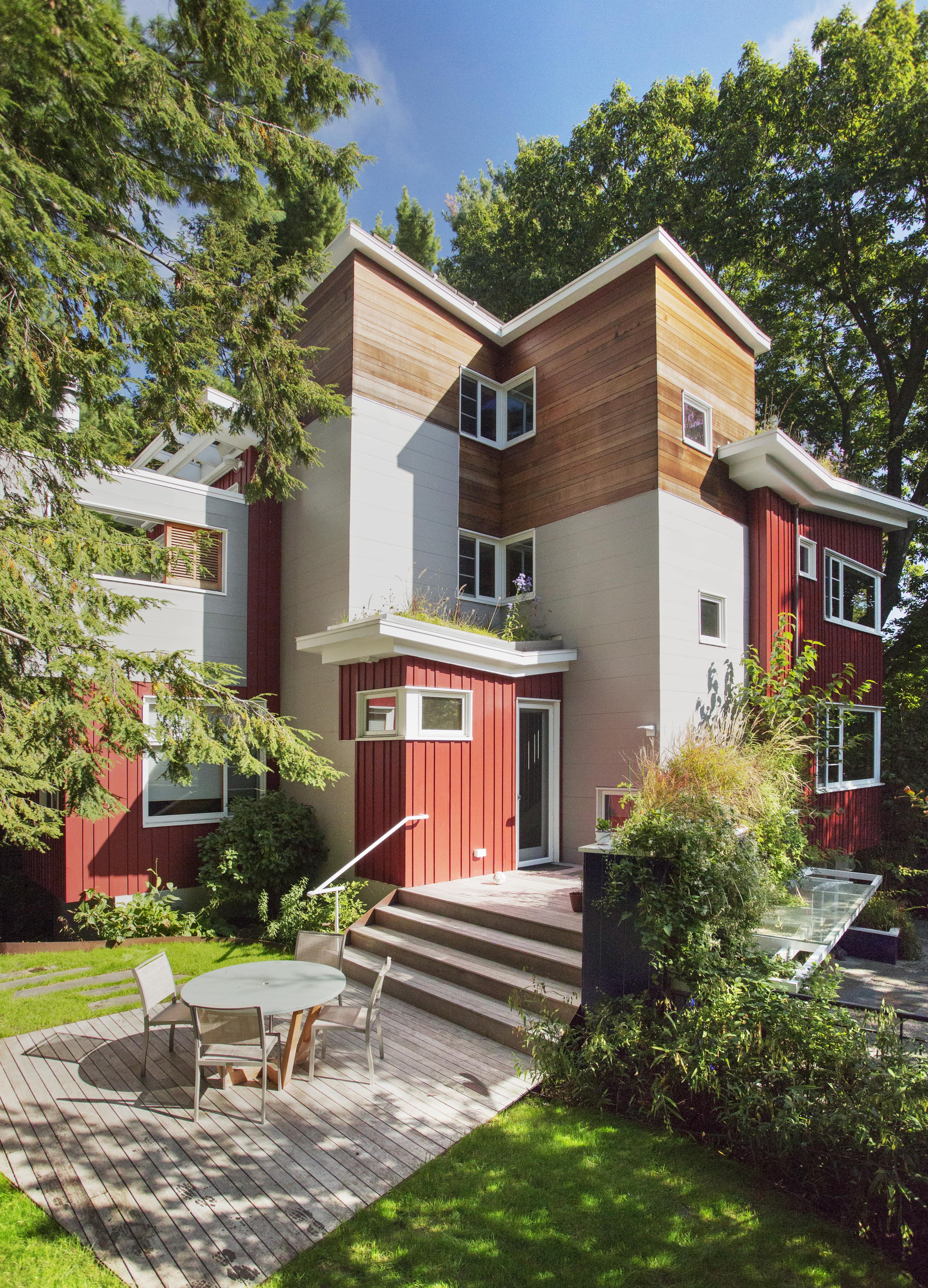 LEED Silver House Sustainable Urban Villa by Wolf Architects, Inc ...