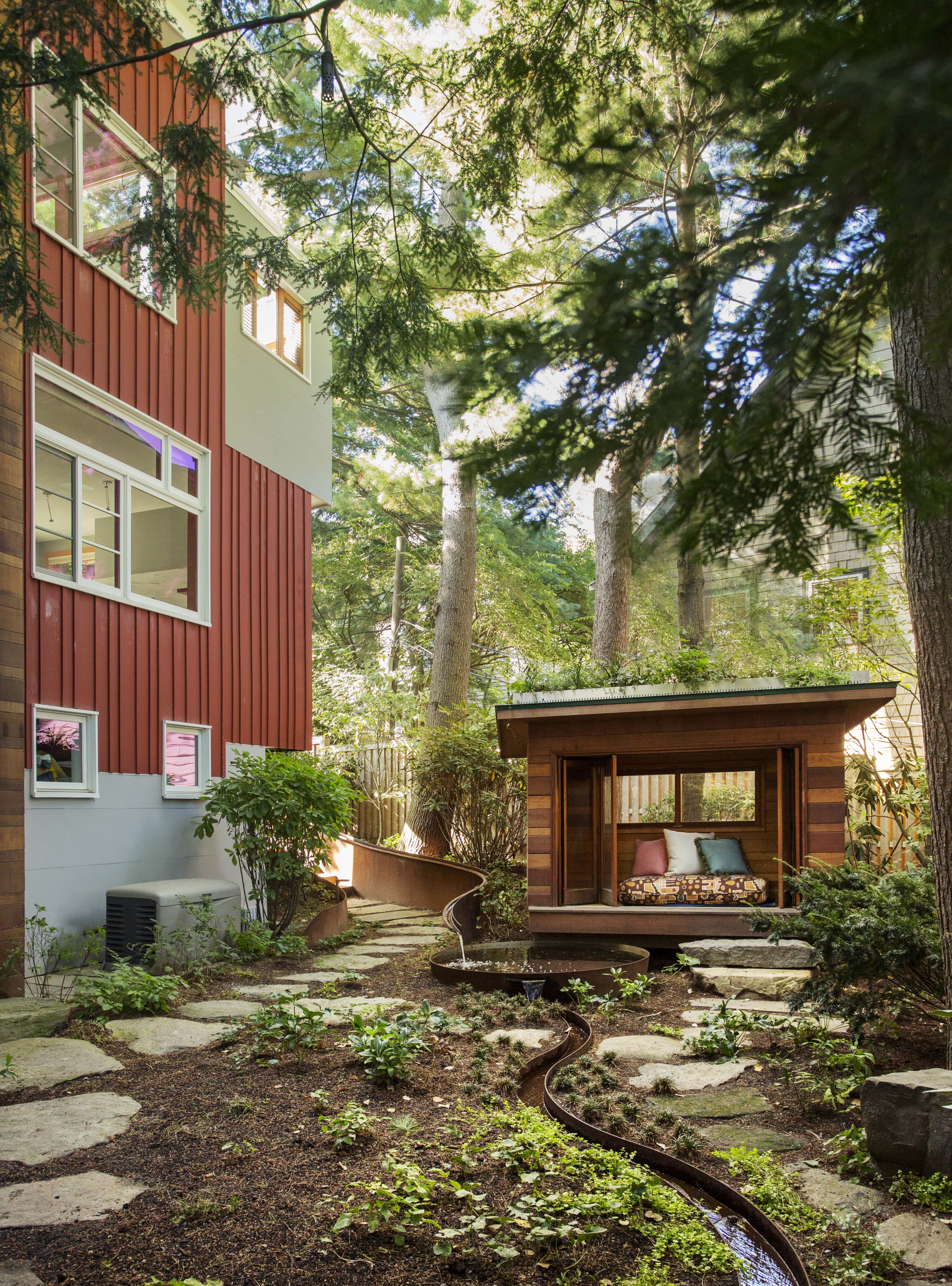 LEED Silver House Sustainable Urban Villa by Wolf Architects, Inc ...