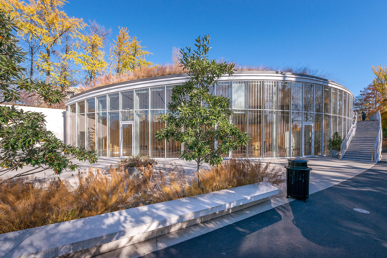 Brooklyn Botanic Gardens Visitor Center by Pygmalion Karatzas ...