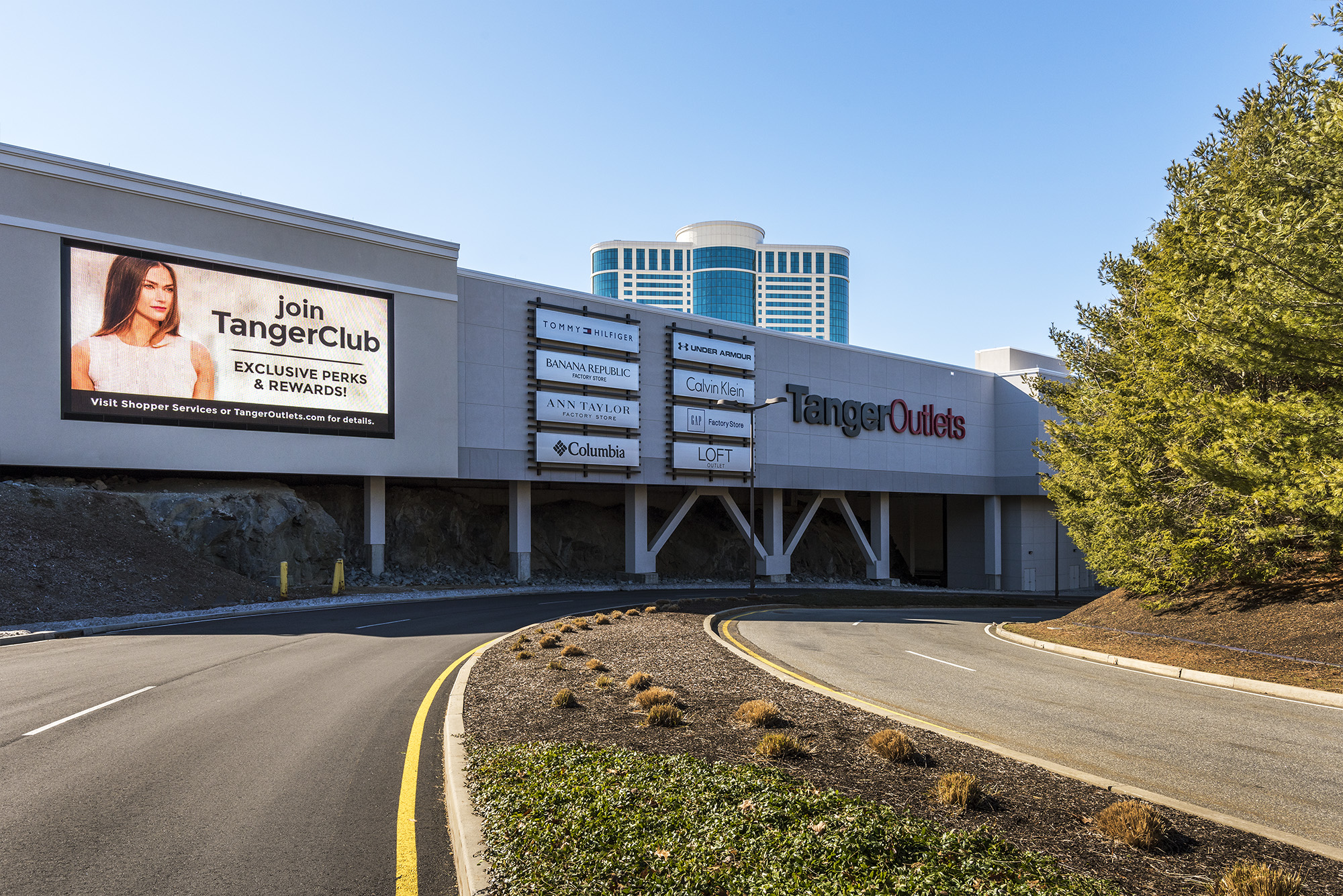 The Tanger Outlets at Foxwoods by Design Development - Architizer
