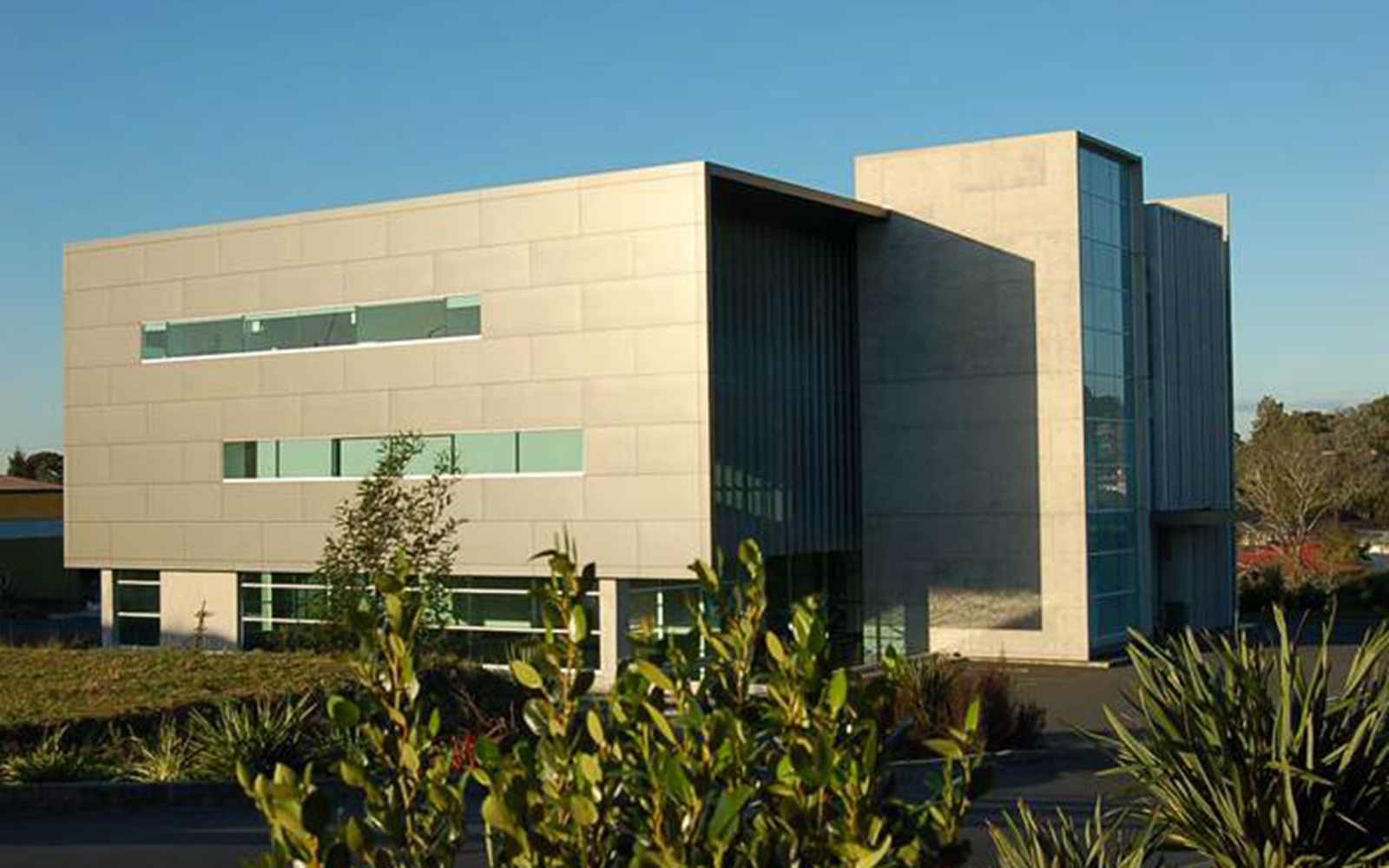 Canam Office Building by Archimedia - Architizer