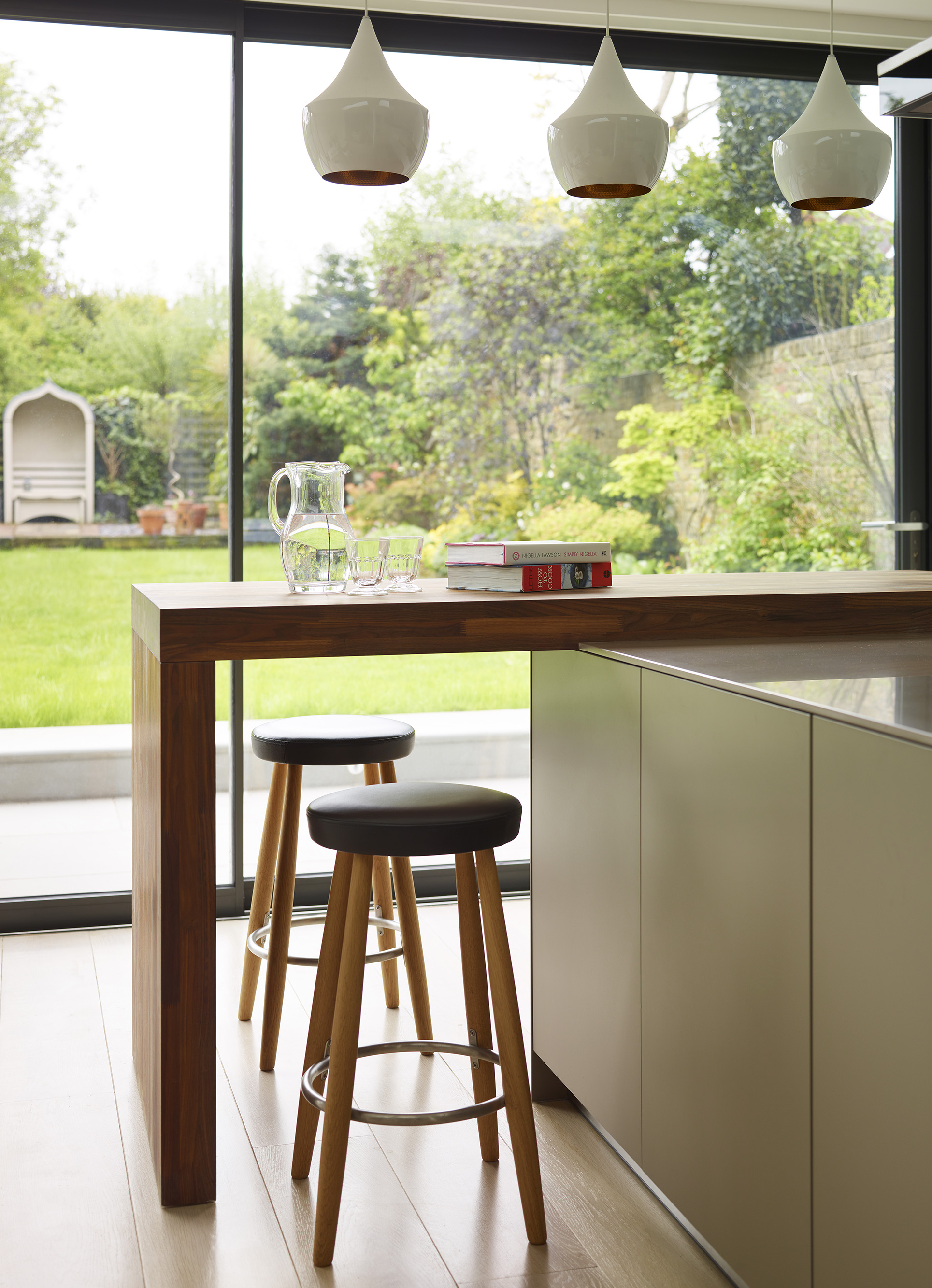 Integrated family living: Kitchen Architecture's b3 by Kitchen ...