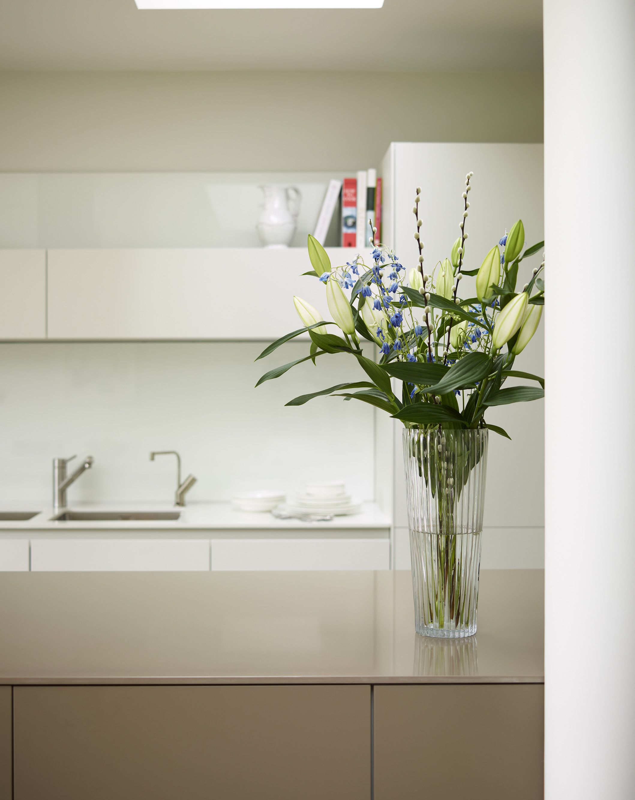 Integrated family living: Kitchen Architecture's b3 by Kitchen ...