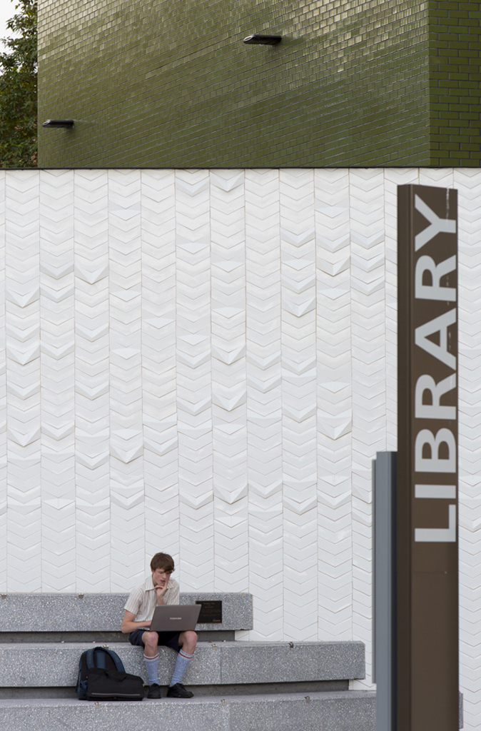 Helensvale Library & CCYC by lahznimmo architects - Architizer