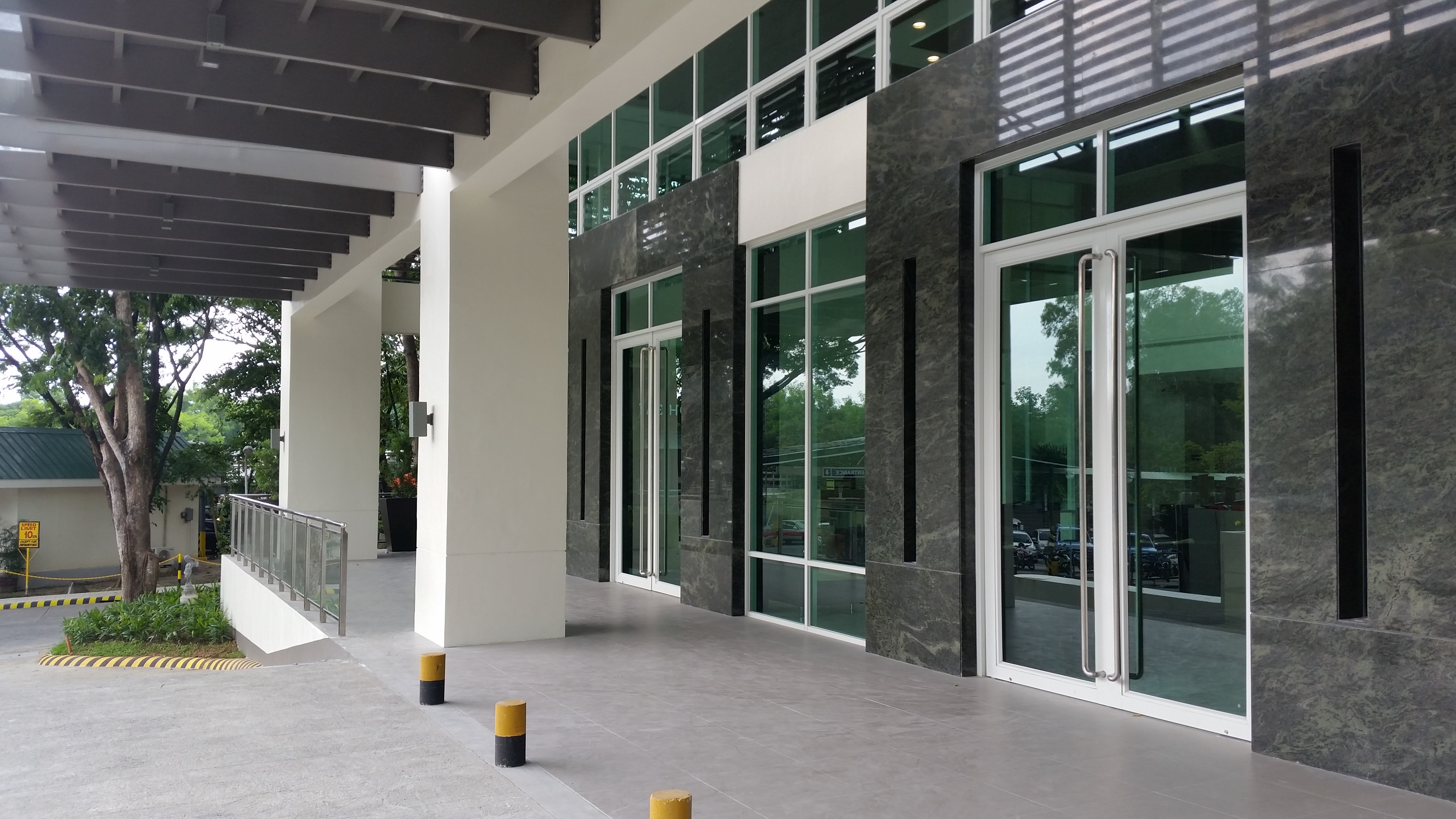 The DLSUMC Medical Arts Center by THE SAGE GROUP ASIA - Architizer