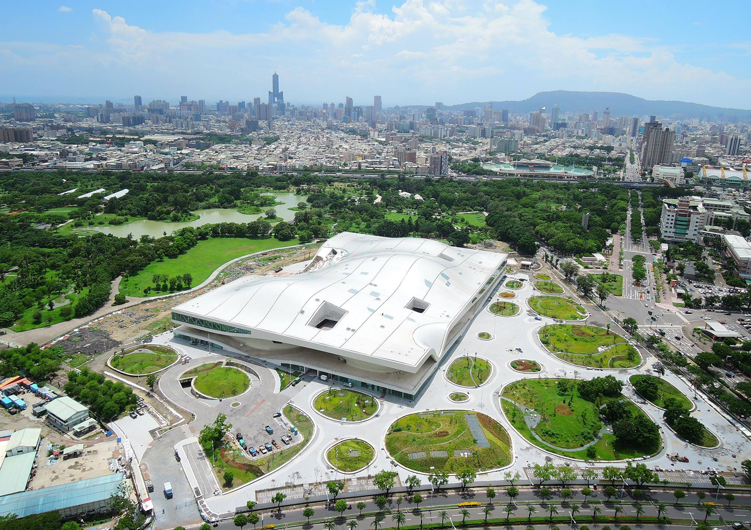 The Ripple Effect: Free-Flowing Architecture Built to Stand Out ...