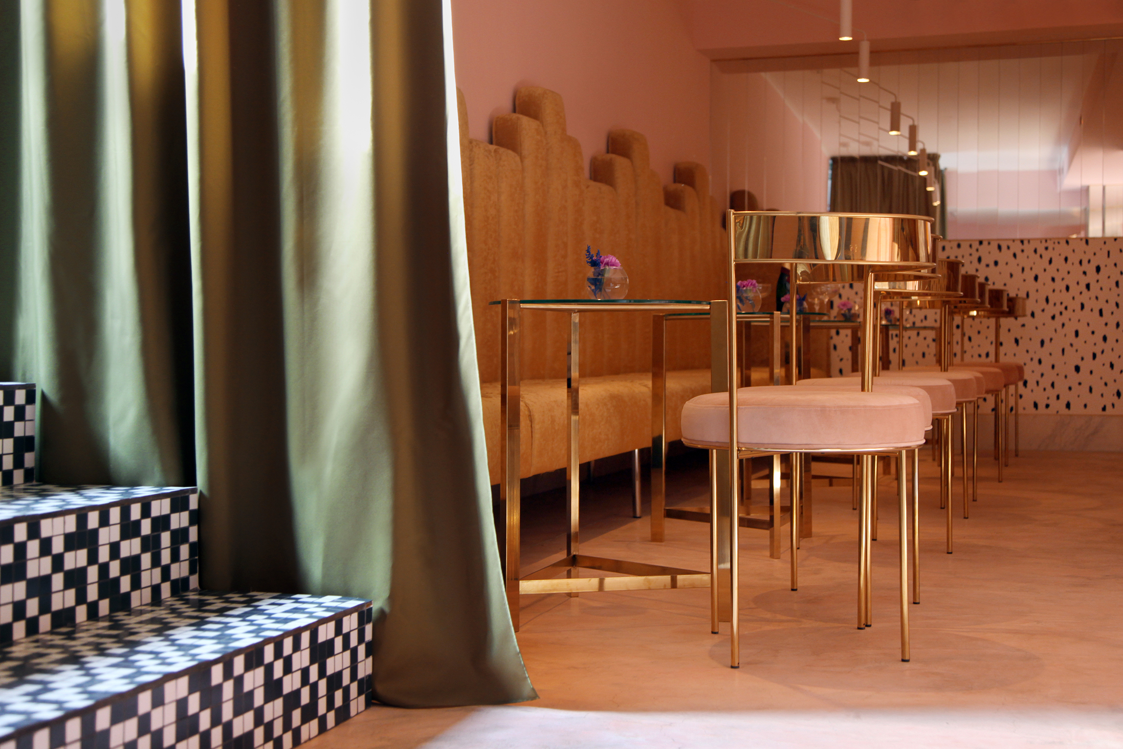 Naive champagne bar by AKZ Architectura - Architizer