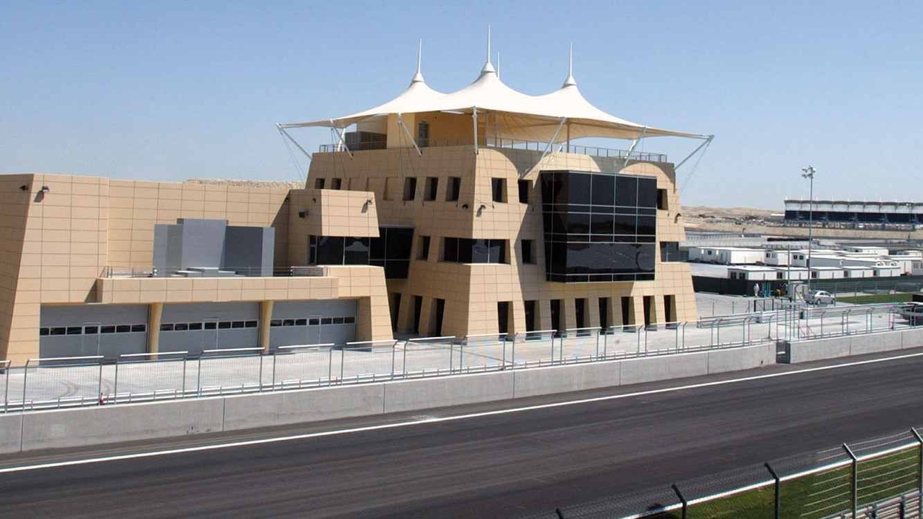 Bahrain International Circuit by Tilke Architekten und Ingenieure ...