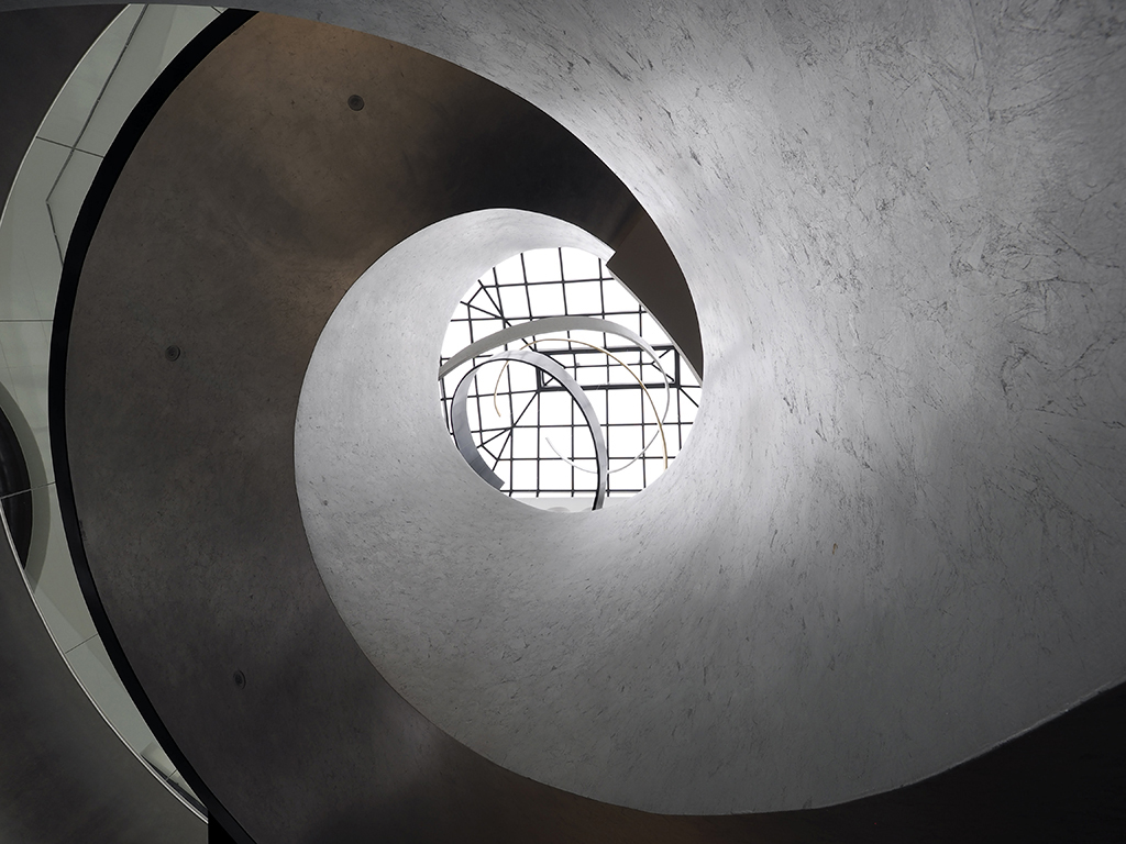 Undulating Lines by MoHen Design Assoc. - Architizer