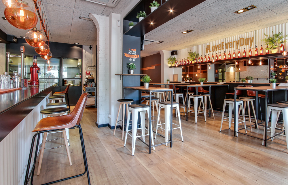 APEROL Spritz Bar - Architizer