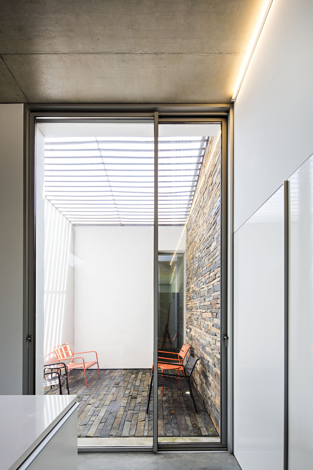 Casa na Gateira by Camarim - Architizer