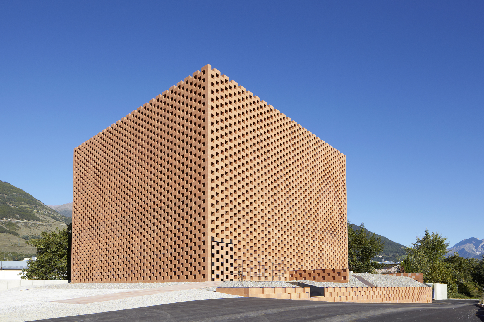 Puni Distillery by Werner Tscholl. Architekt - Architizer