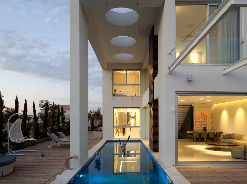 Two Family House in Savyon, Israel by Dan & Hila Israelevitz architects ...