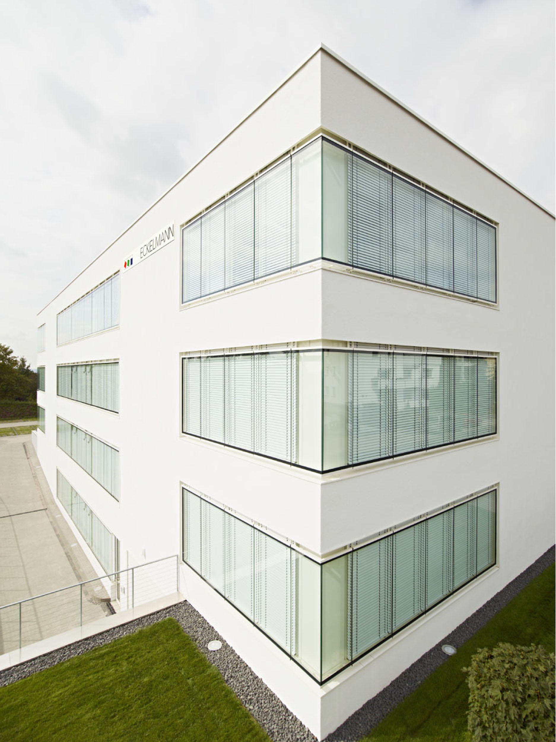 Idea 1731670: Office & Production Building Eckelmann AG by Christ ...