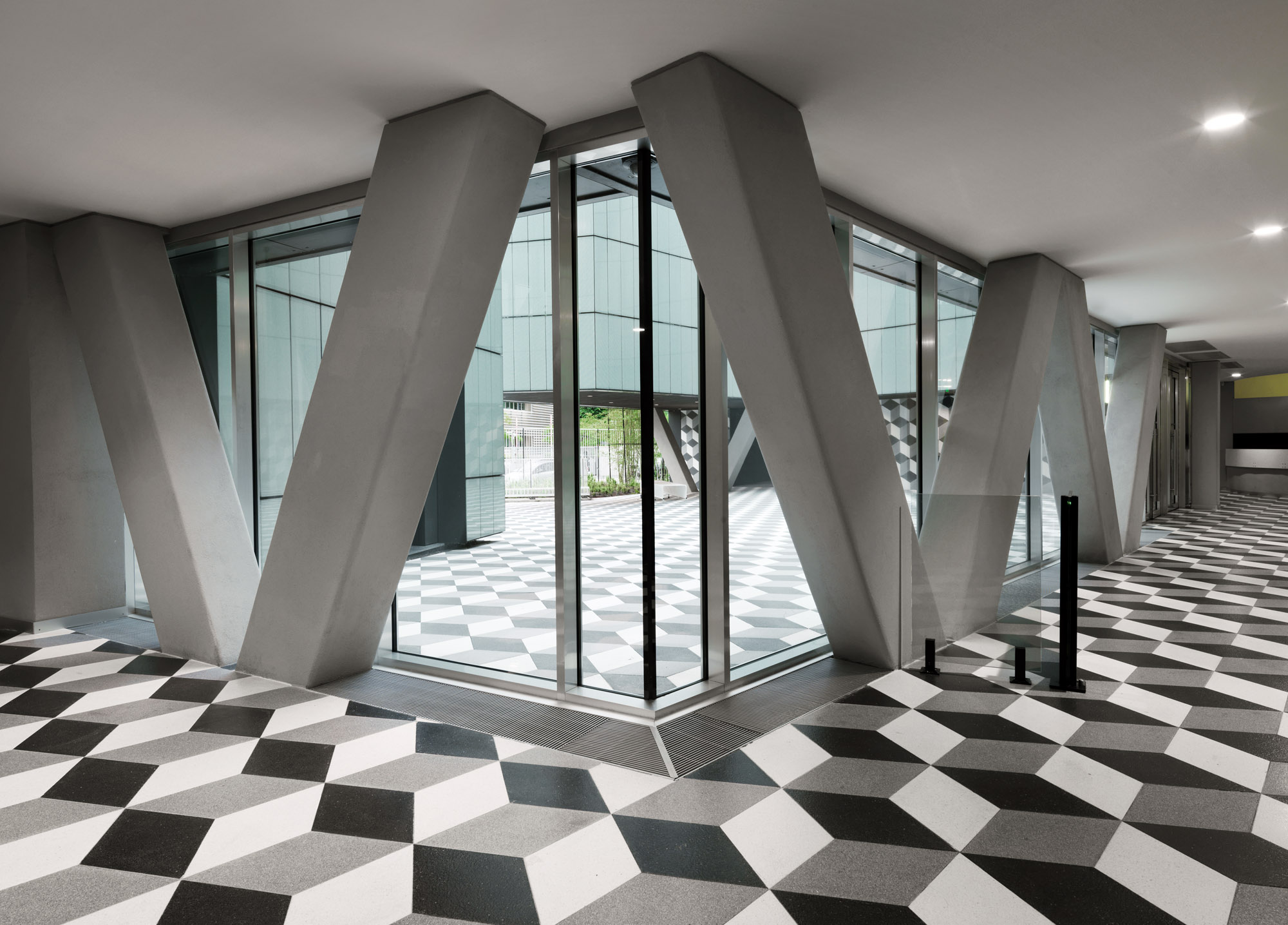 Offices and Data Processing Center Building in Milan by giussaniarch ...