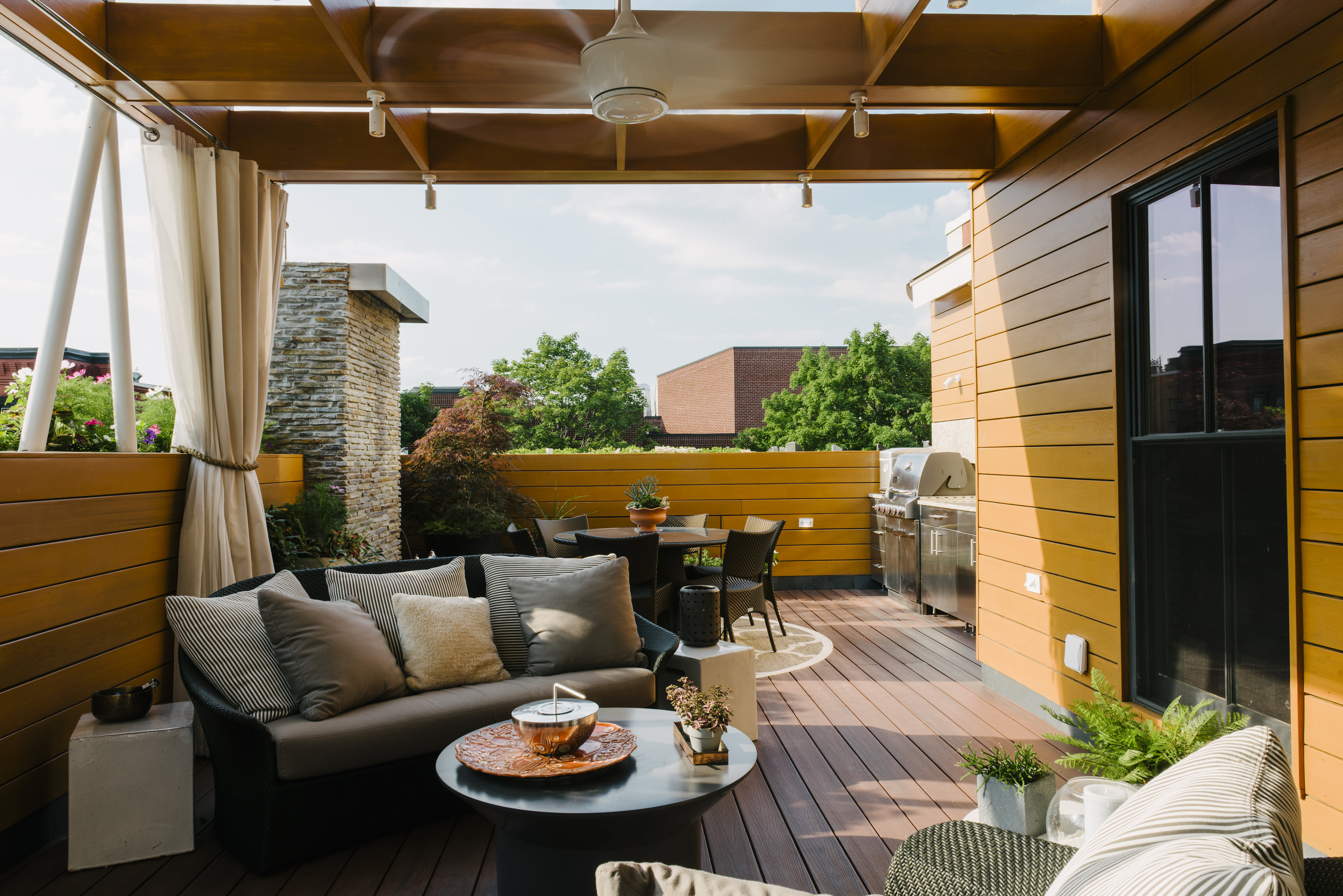 R Street Rooftop Pavilion by ISTUDIO Architects - Architizer