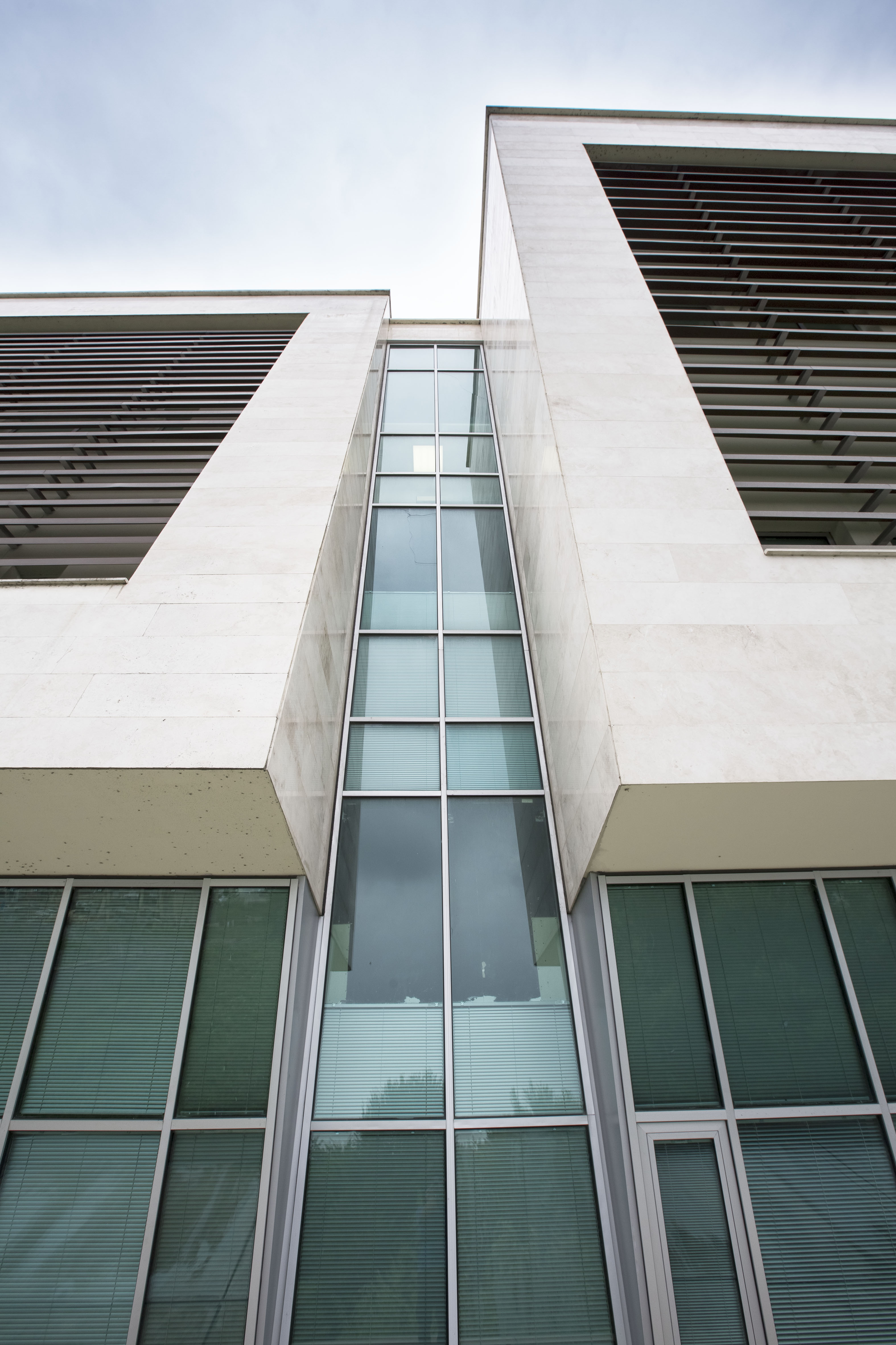 PARS HOSPITAL by New Wave Architecture(Lida Almassian / Shahin Heidari ...