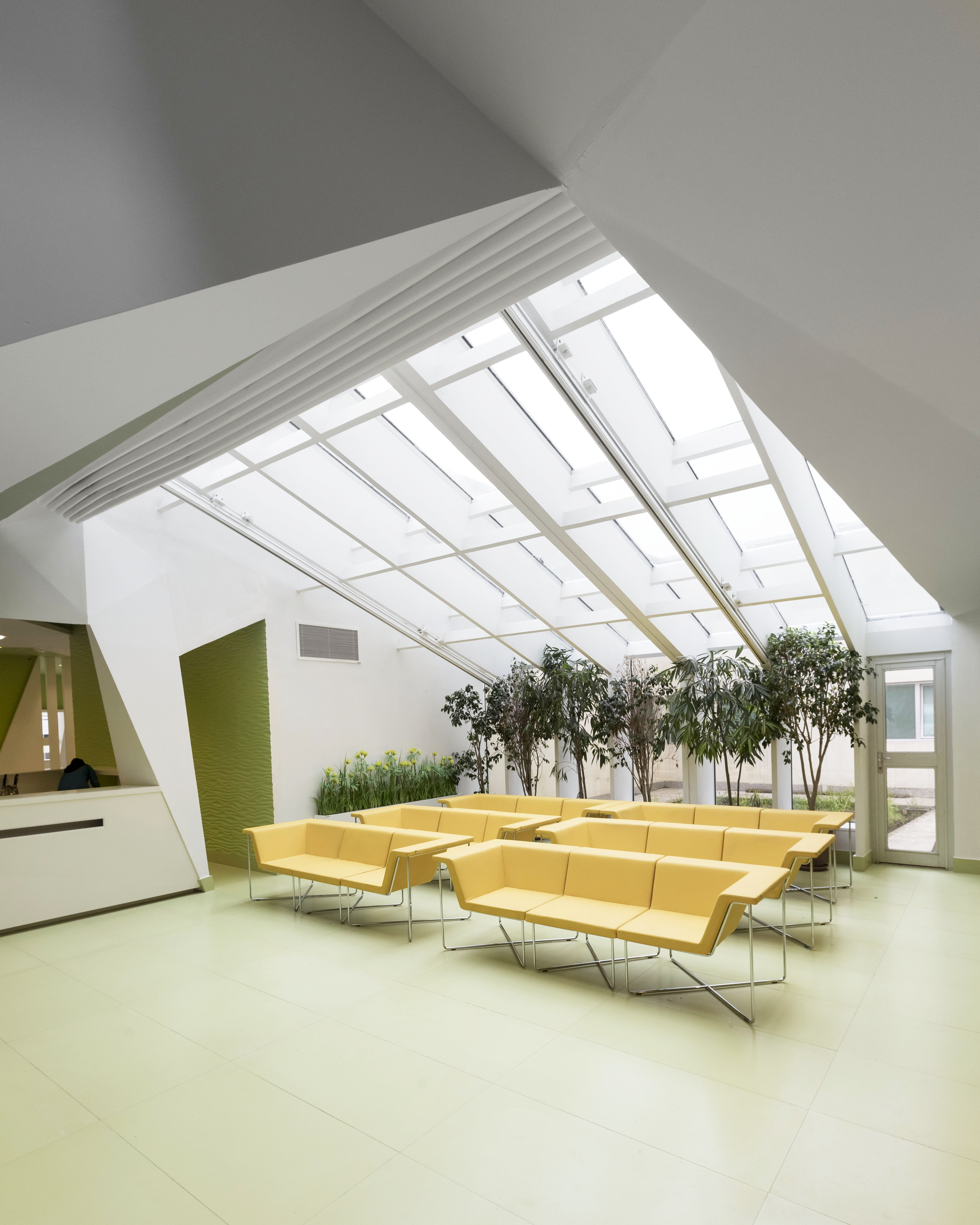 PARS HOSPITAL by New Wave Architecture(Lida Almassian / Shahin Heidari ...