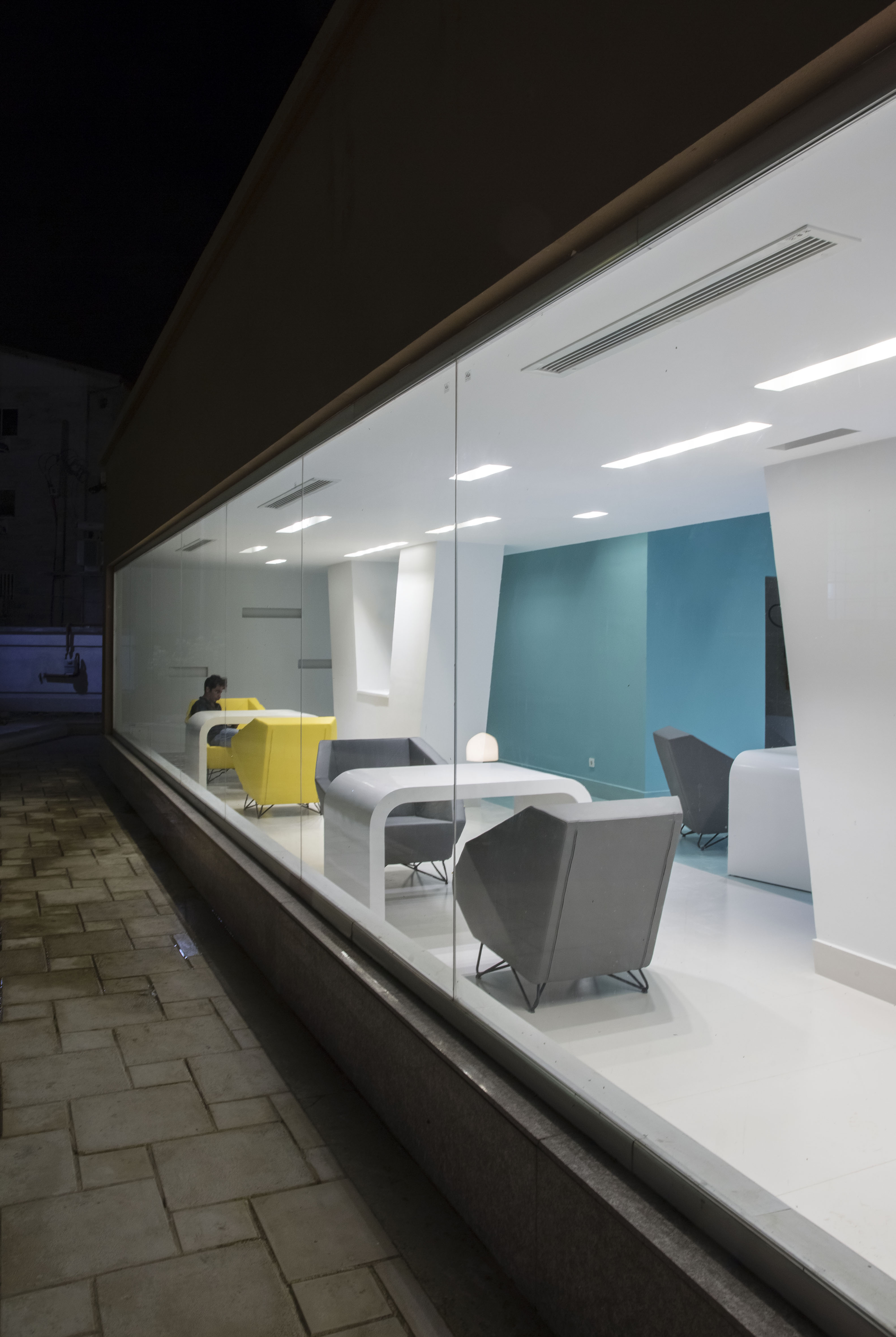 PARS HOSPITAL by New Wave Architecture(Lida Almassian / Shahin Heidari ...