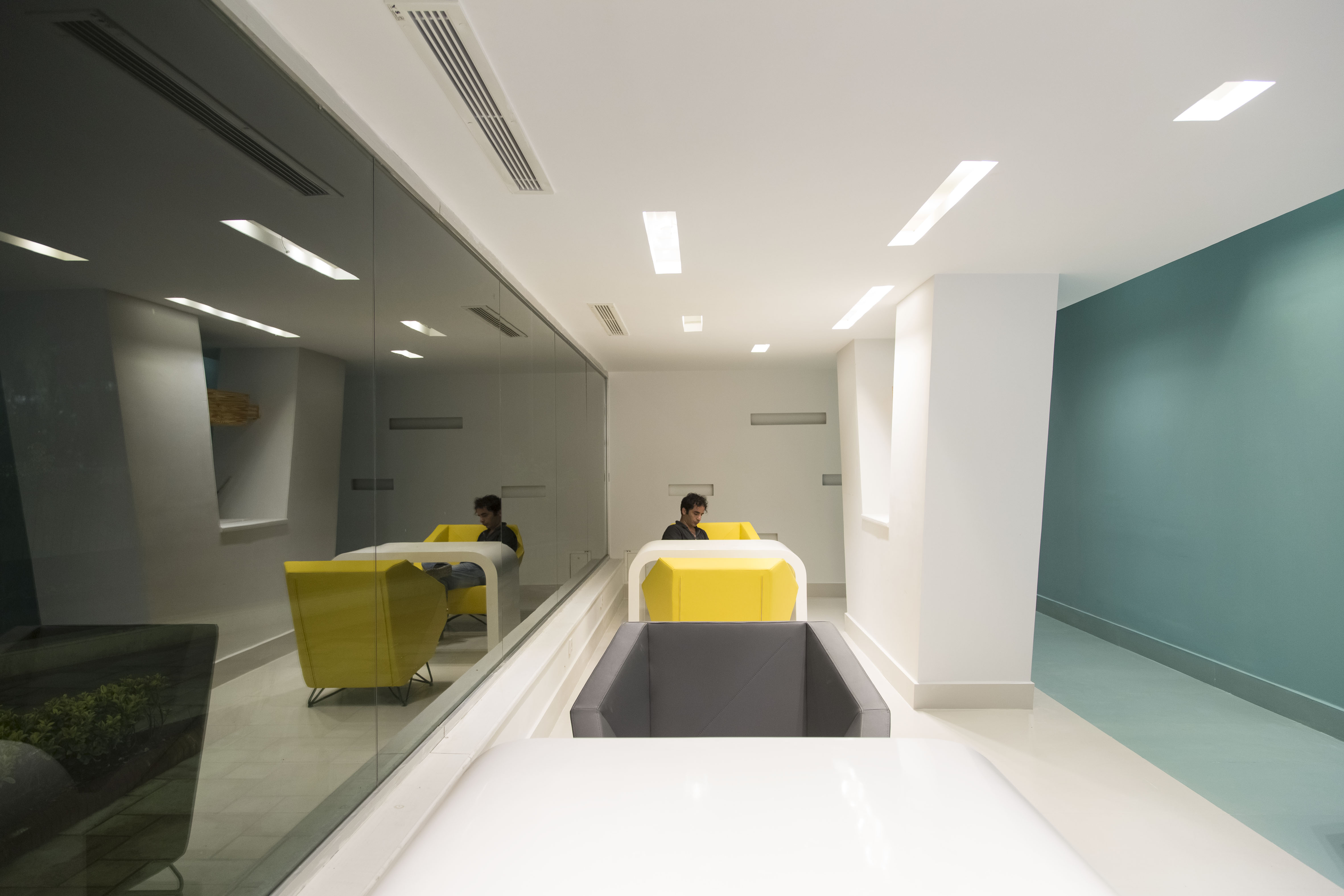 PARS HOSPITAL by New Wave Architecture(Lida Almassian / Shahin Heidari ...
