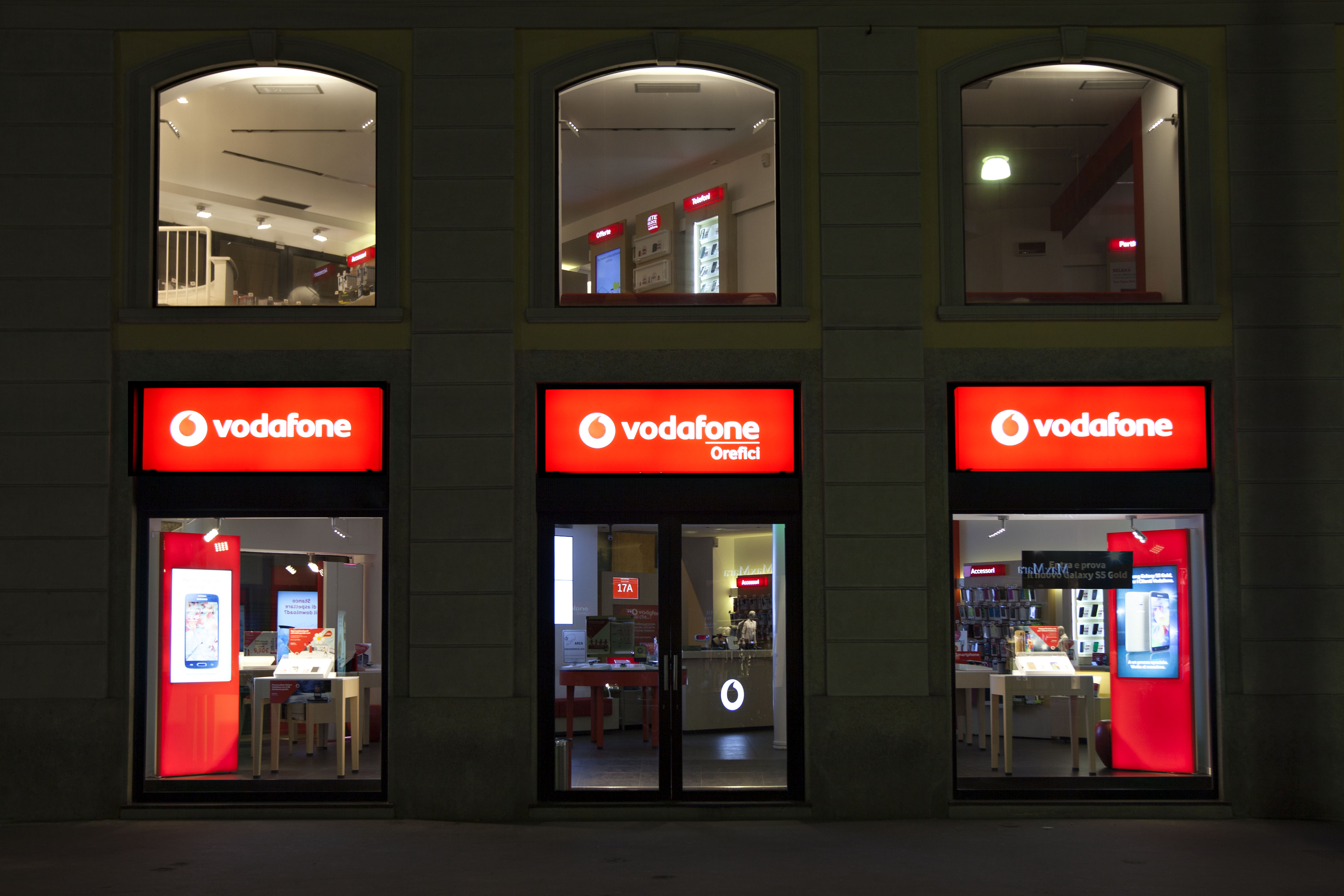 9 Vodafone Italian Stores by iarchitects - Architizer