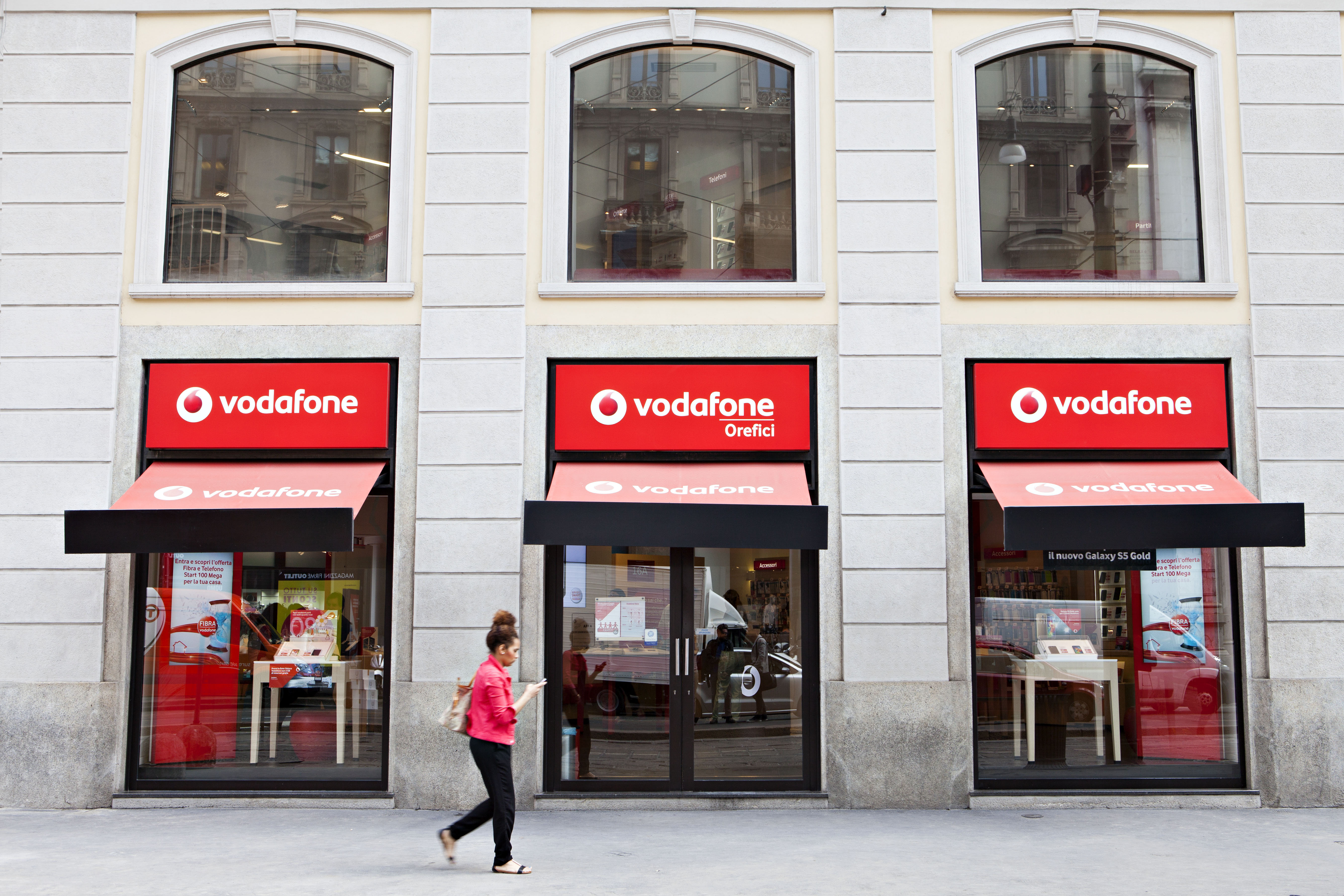 9 Vodafone Italian Stores by iarchitects - Architizer