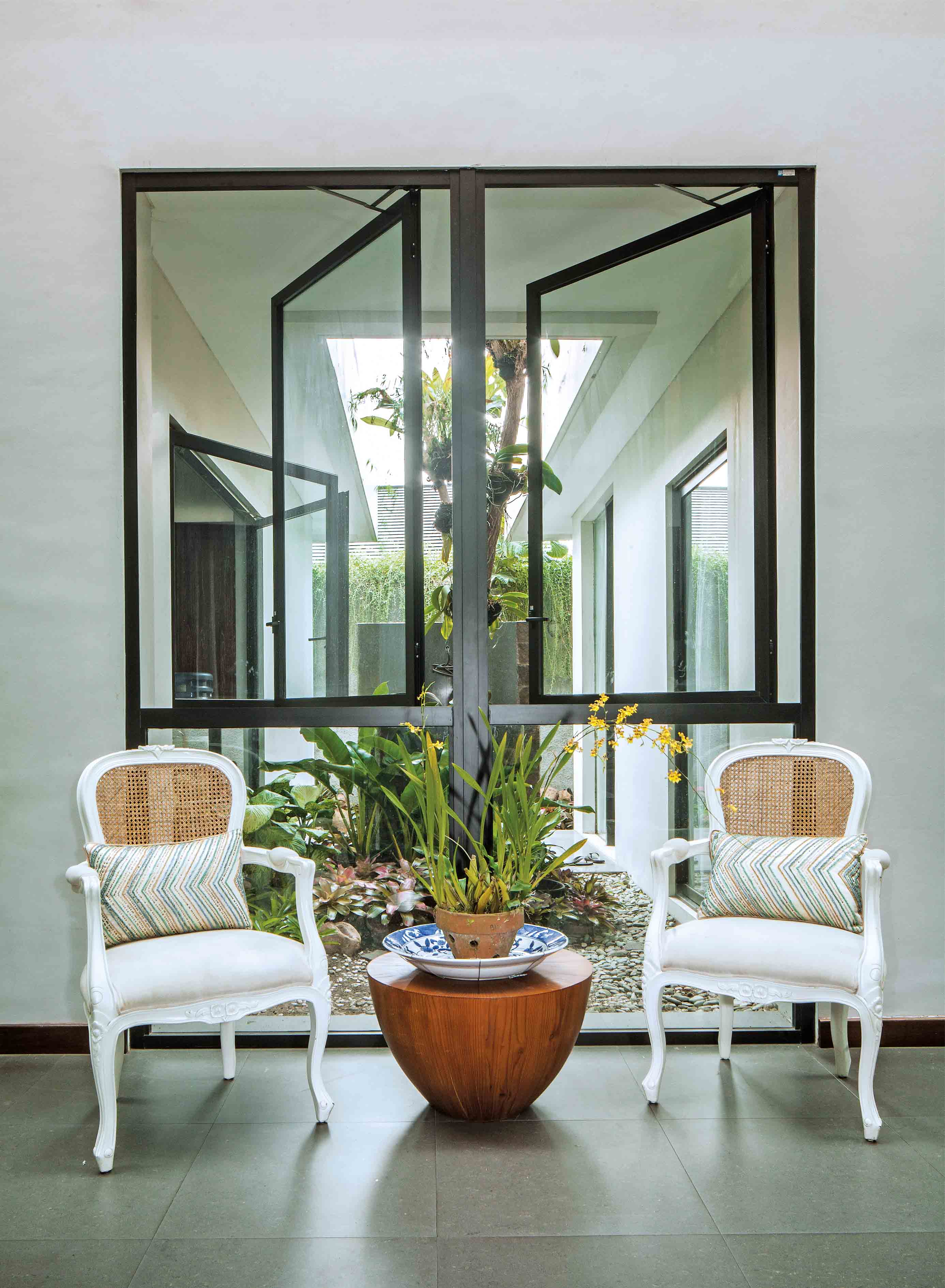 Java House by Realrich Architecture Workshop - RAW Architecture ...