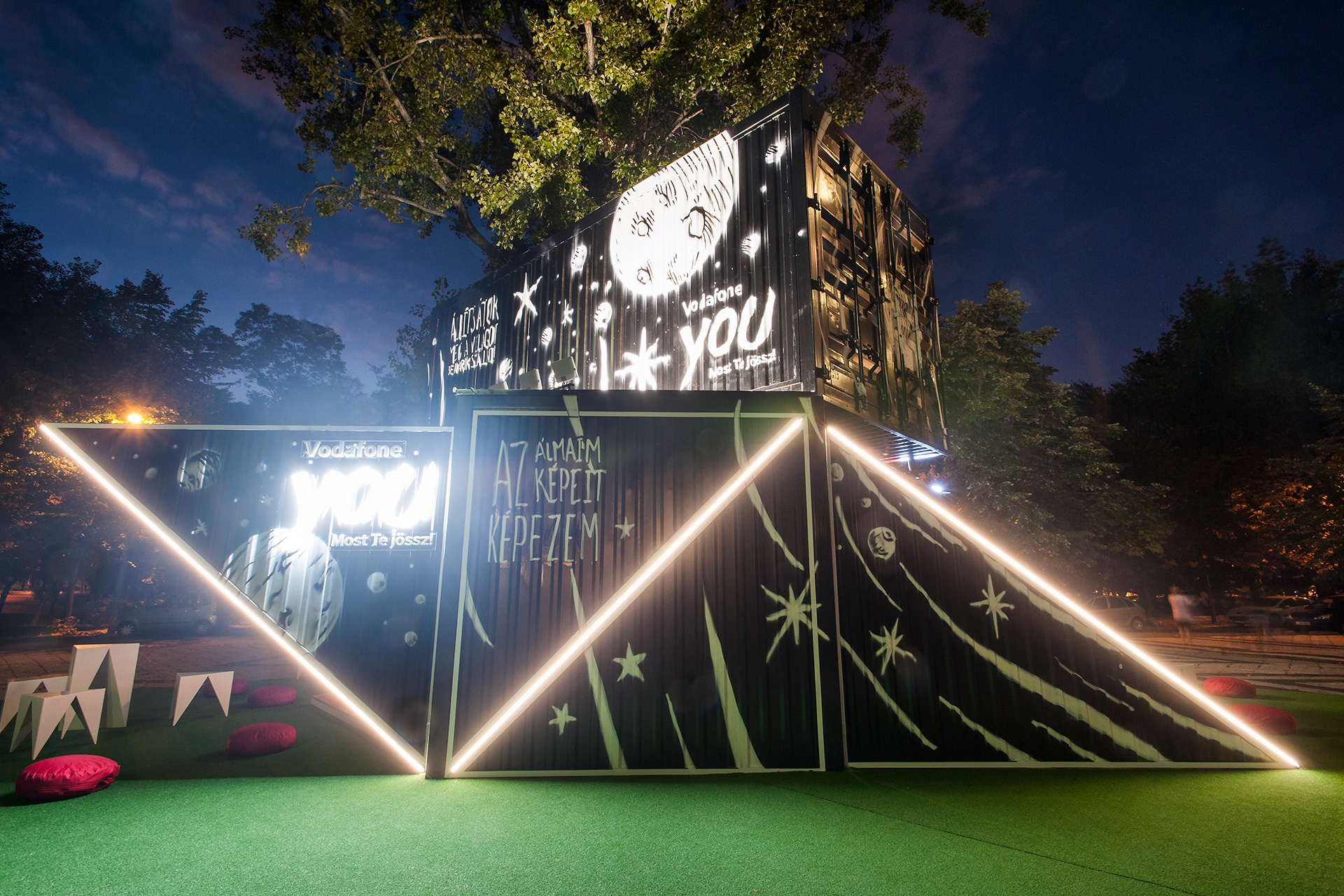 2K pop-up store and community space by Nanavízió - Architizer