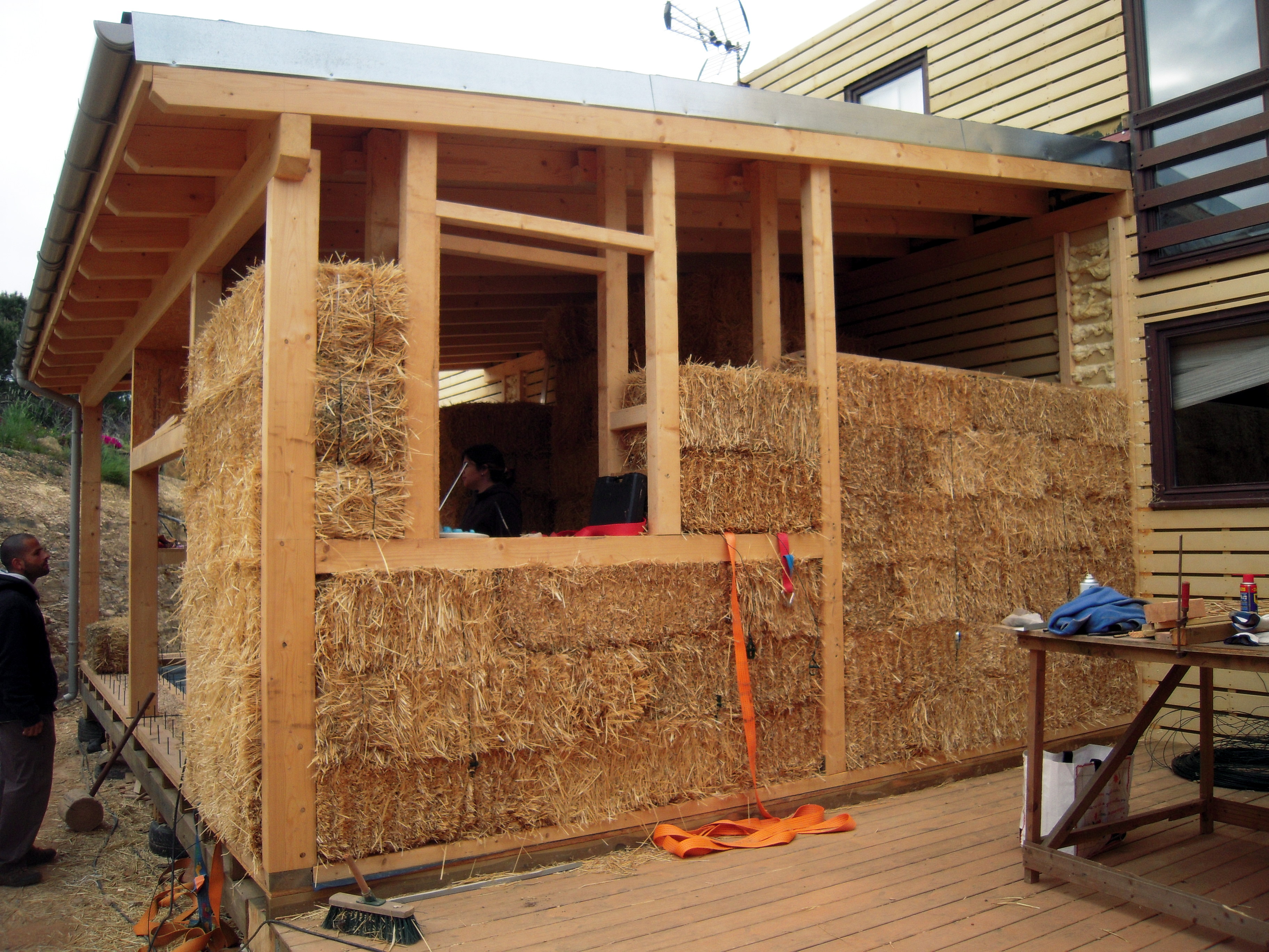 Surfer´s Straw House by Terrapalha | Estúdio de Arquitectura - Architizer