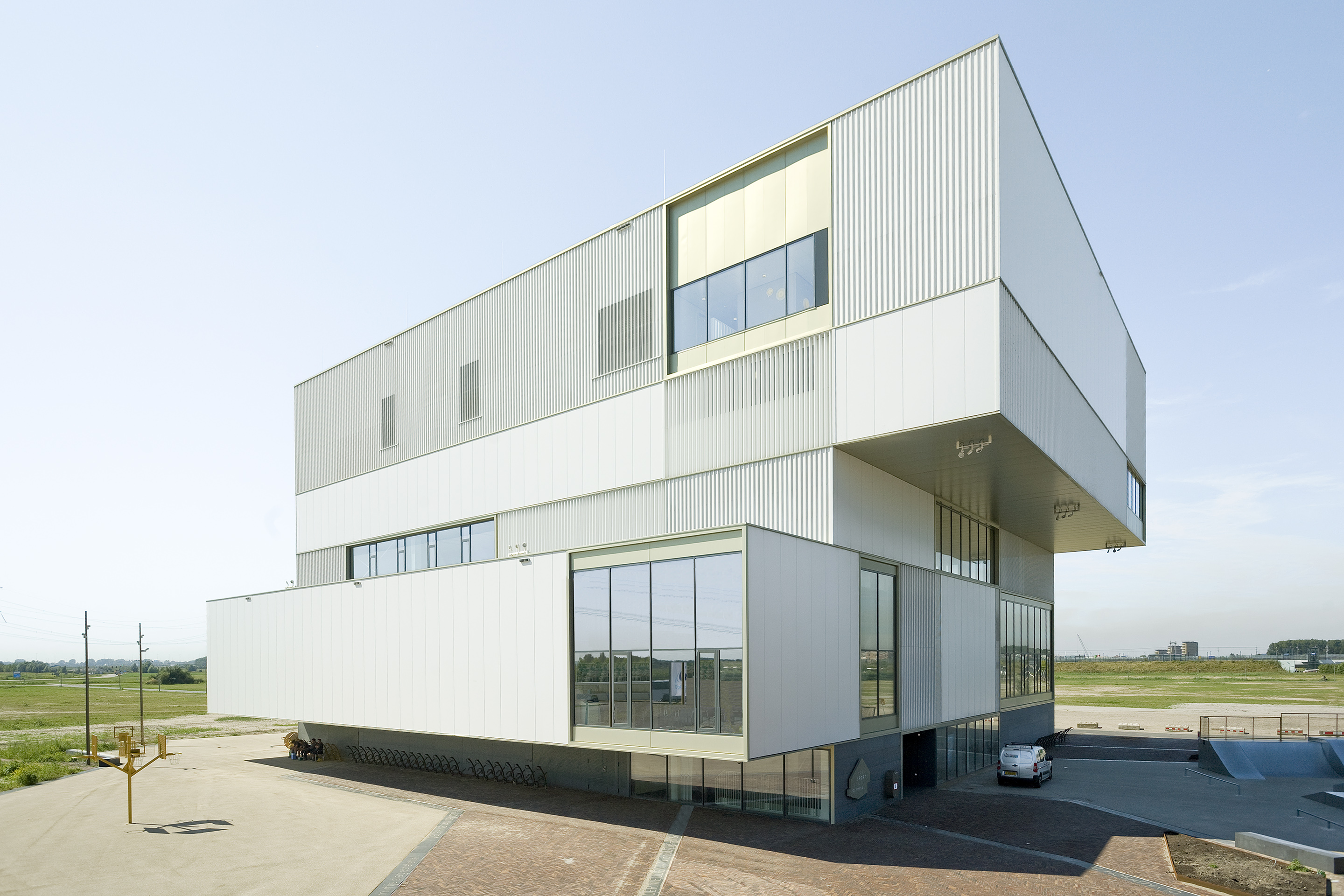Sports Complex Olympiakwartier Almere by Slangen + Koenis Architecten ...