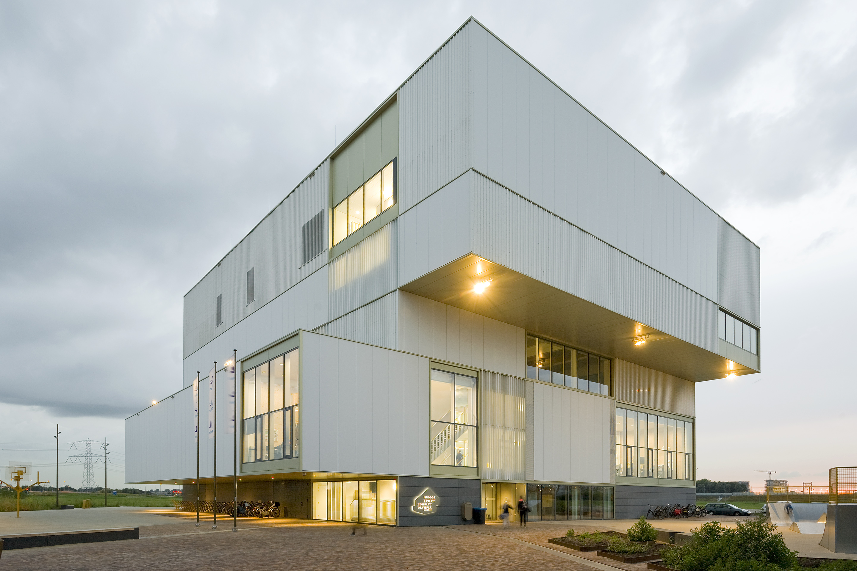 Sports Complex Olympiakwartier Almere by Slangen + Koenis Architecten ...
