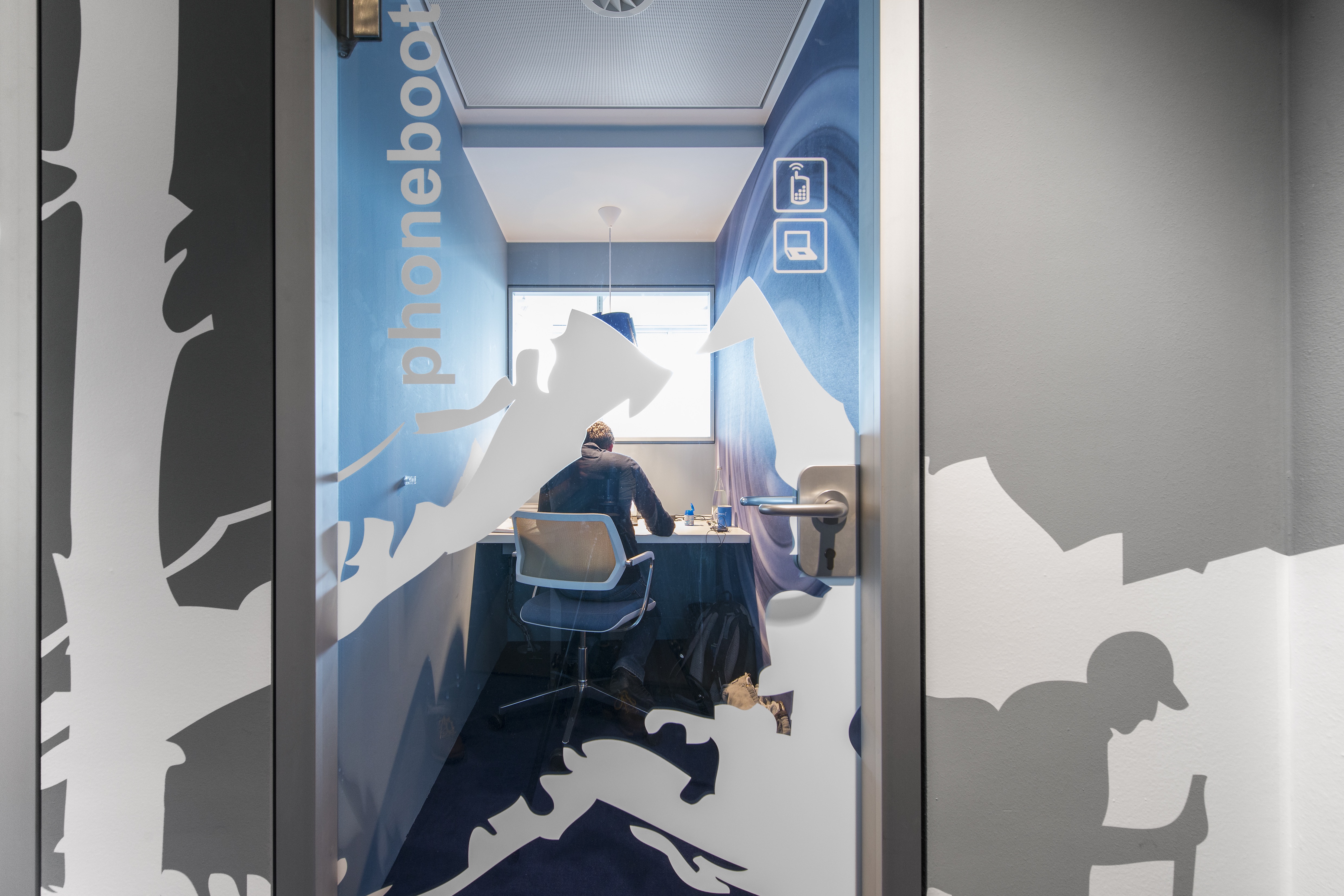 zeb - Workplace of the Future: Munich Office by Evolution Design ...