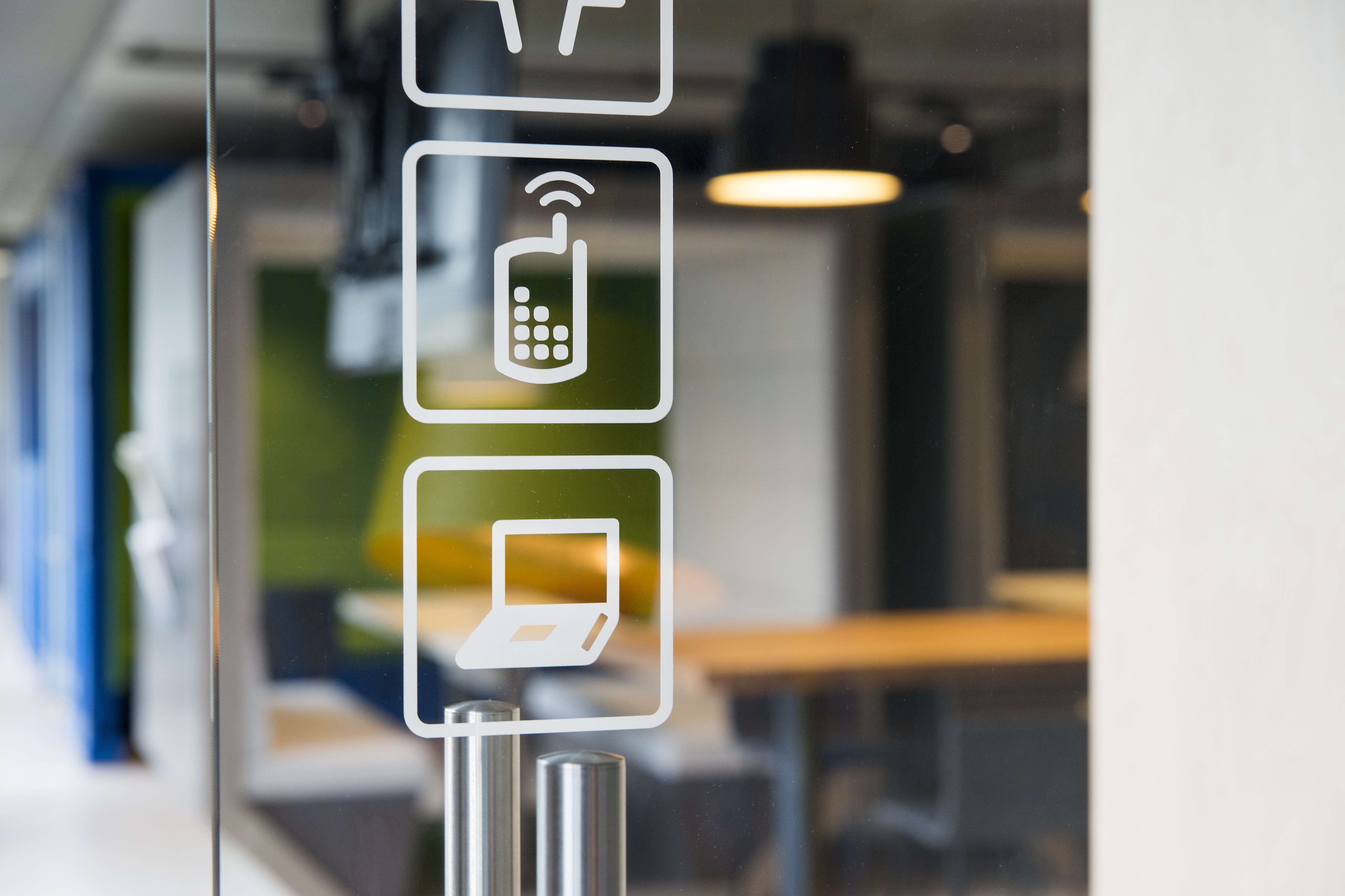 zeb - Workplace of the Future: Munich Office by Evolution Design ...