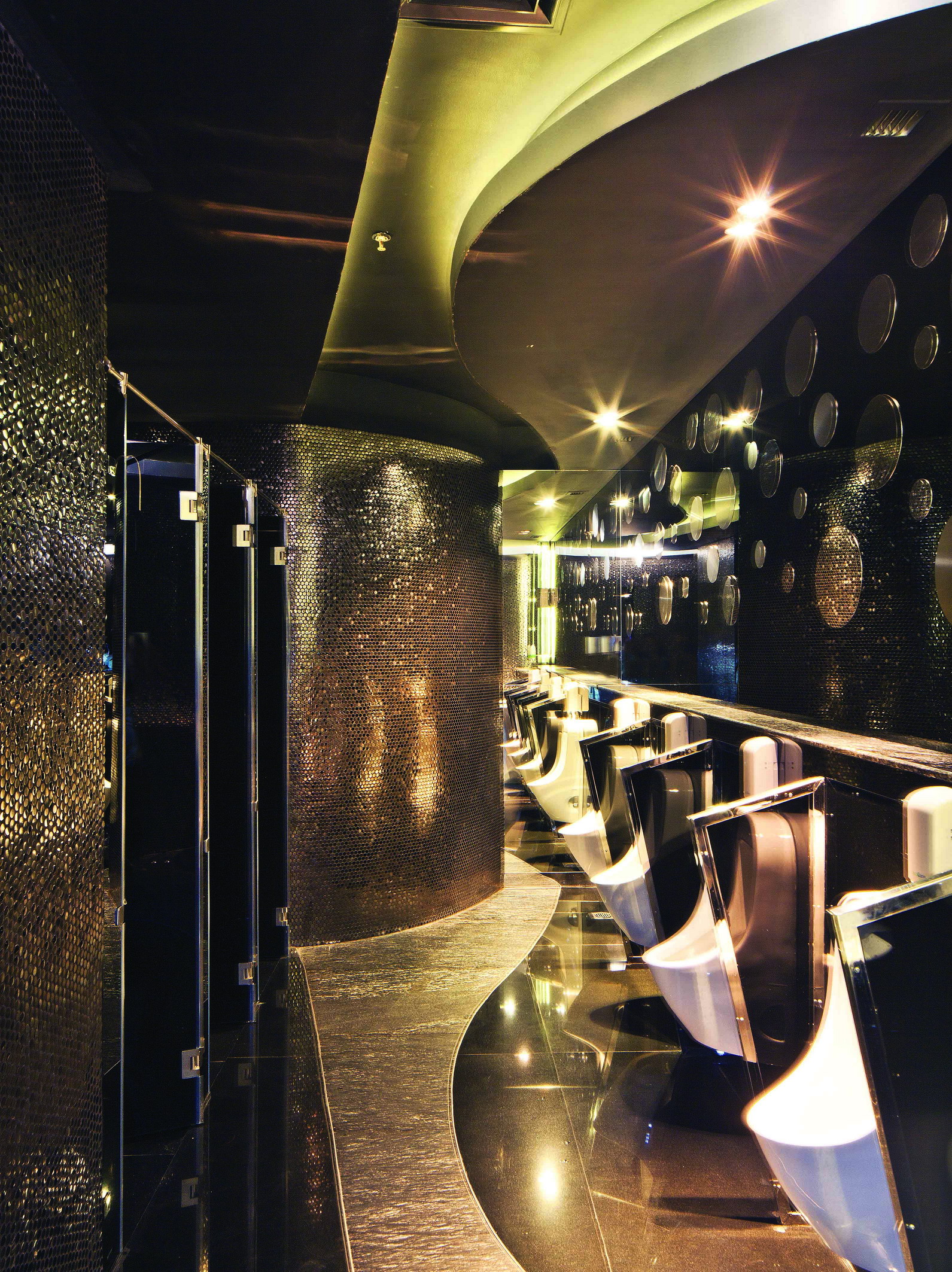 THE 5TH EXODUS CLUB by Julio Architect & Partners - Architizer