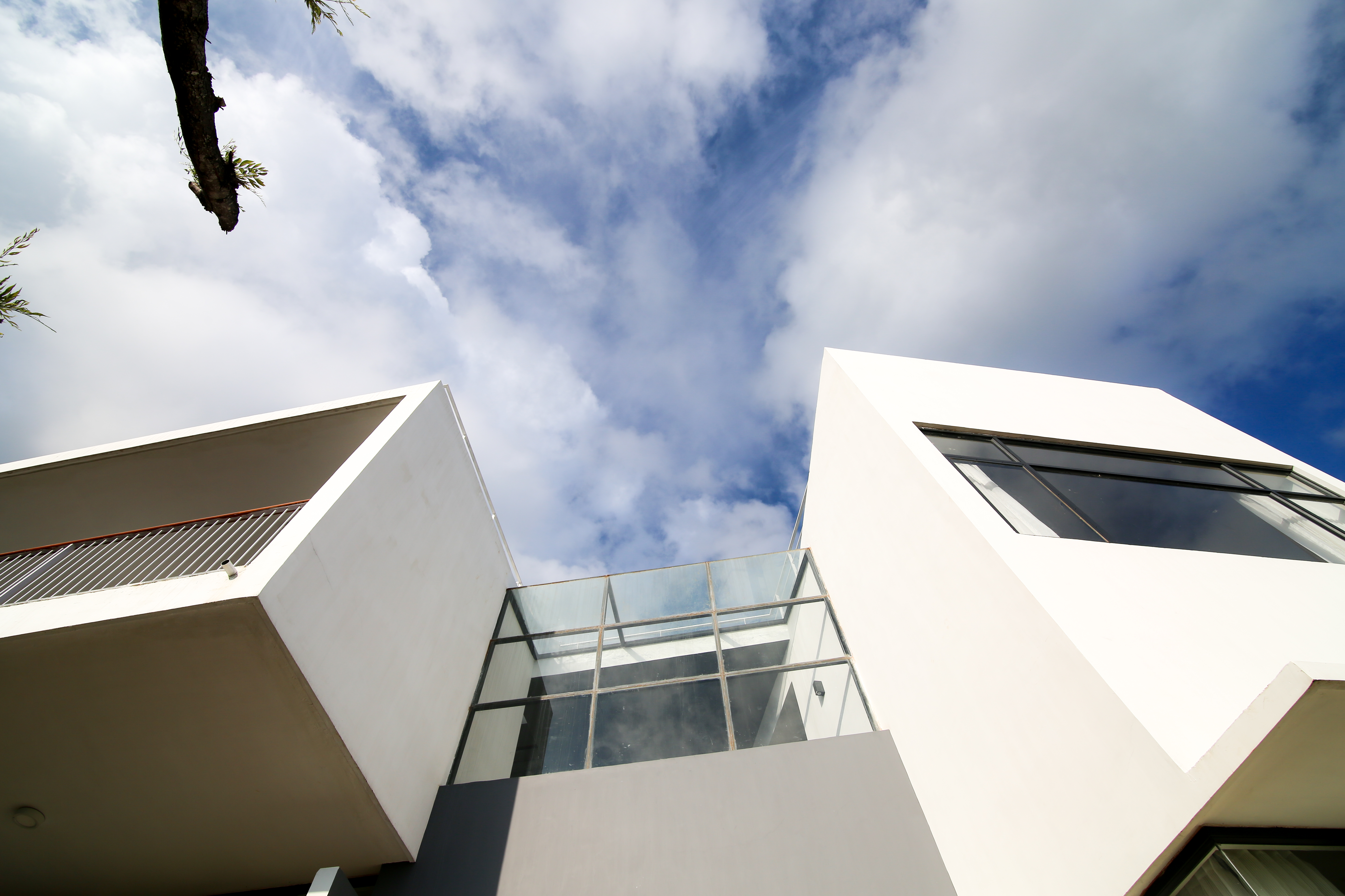House SPLIT by MYVN ARCHITECTURE - Architizer
