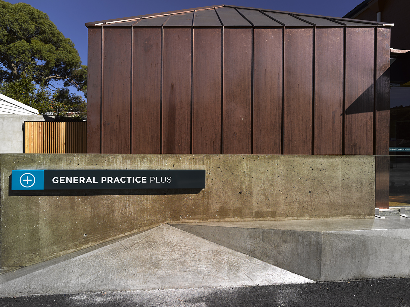 Mountain Retreat Medical Centre by Circa Morris-Nunn Architects ...