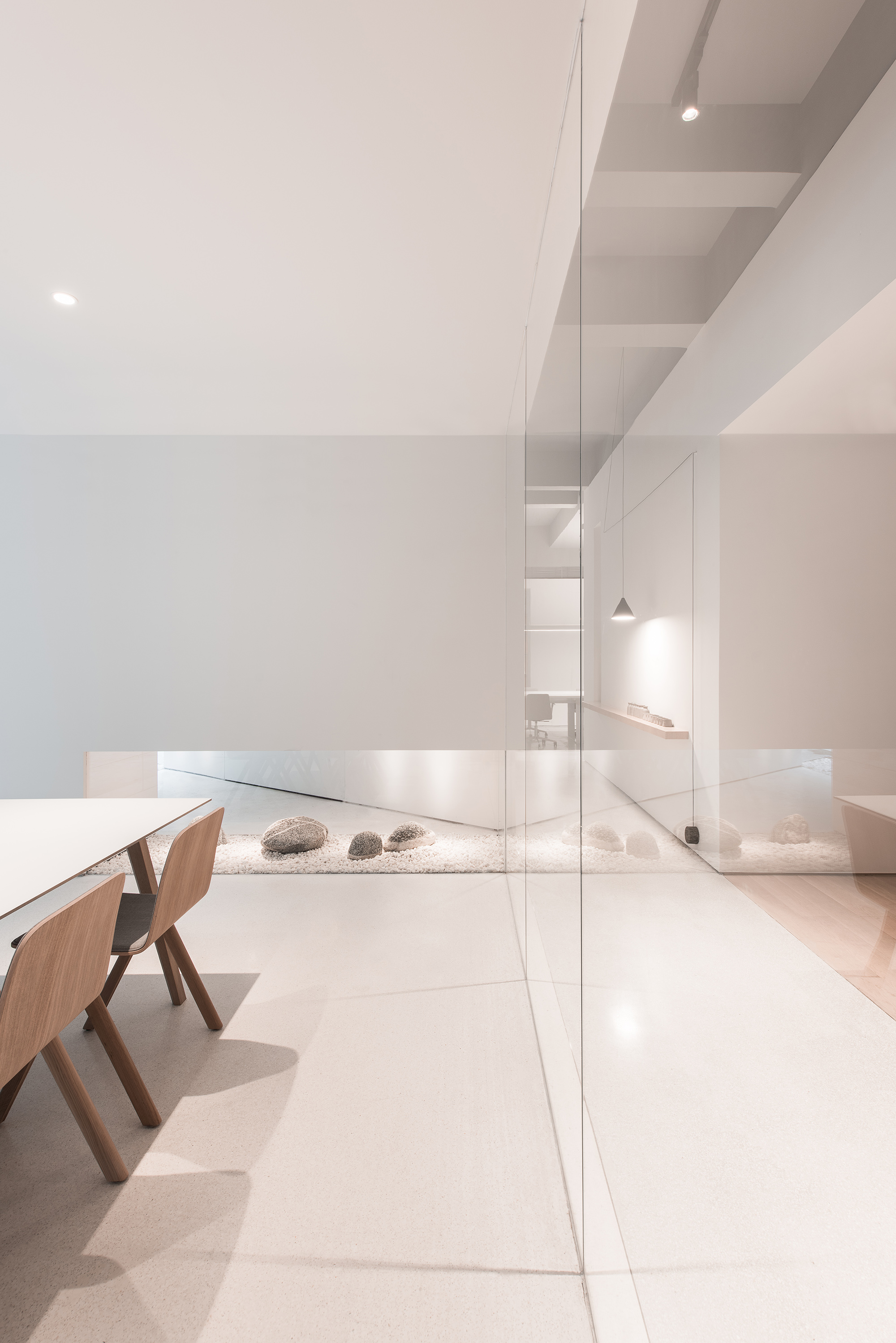 In and between boxes: Atelier Peter Fong by Lukstudio - Architizer