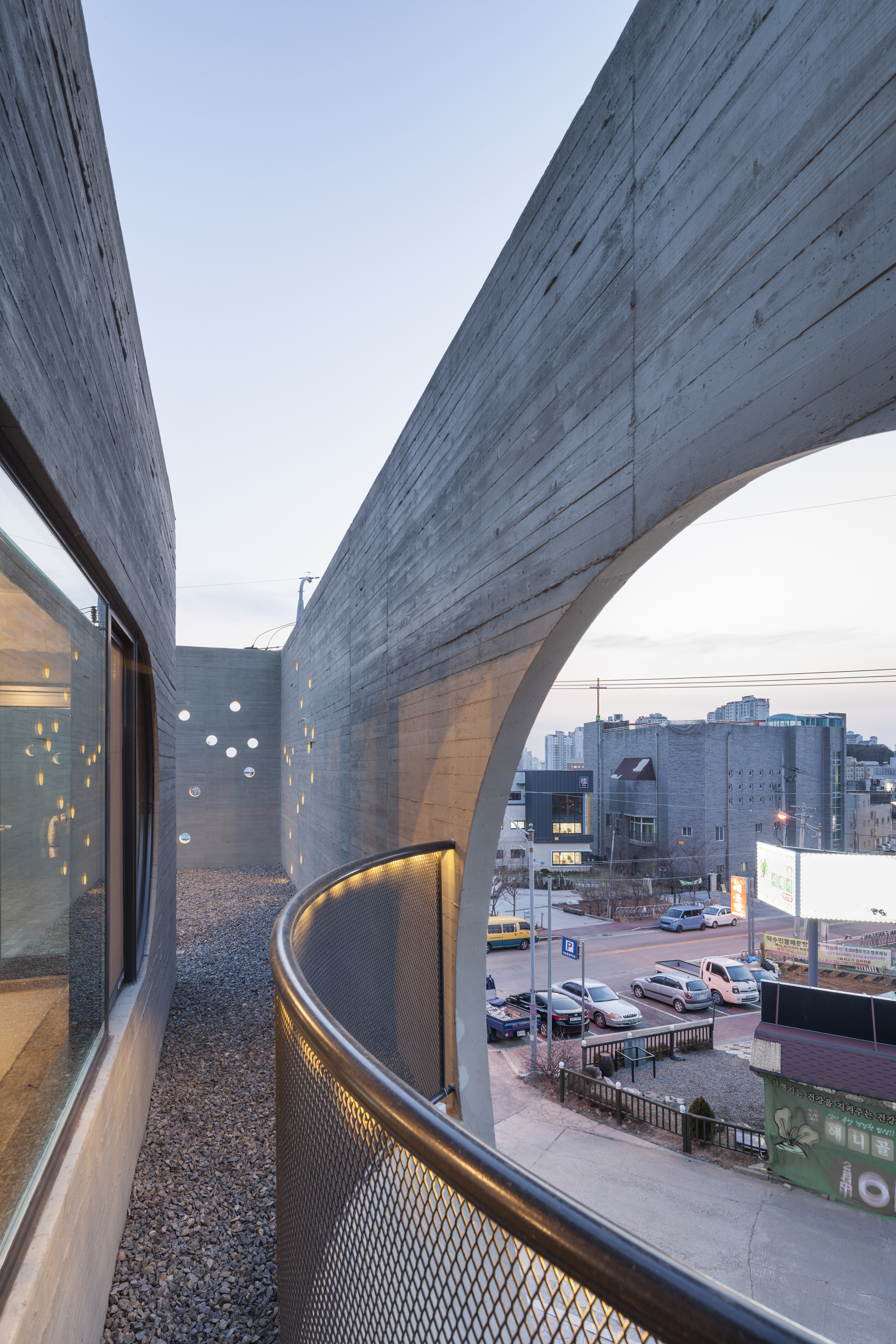 Two Moon by Moon Hoon - Architizer