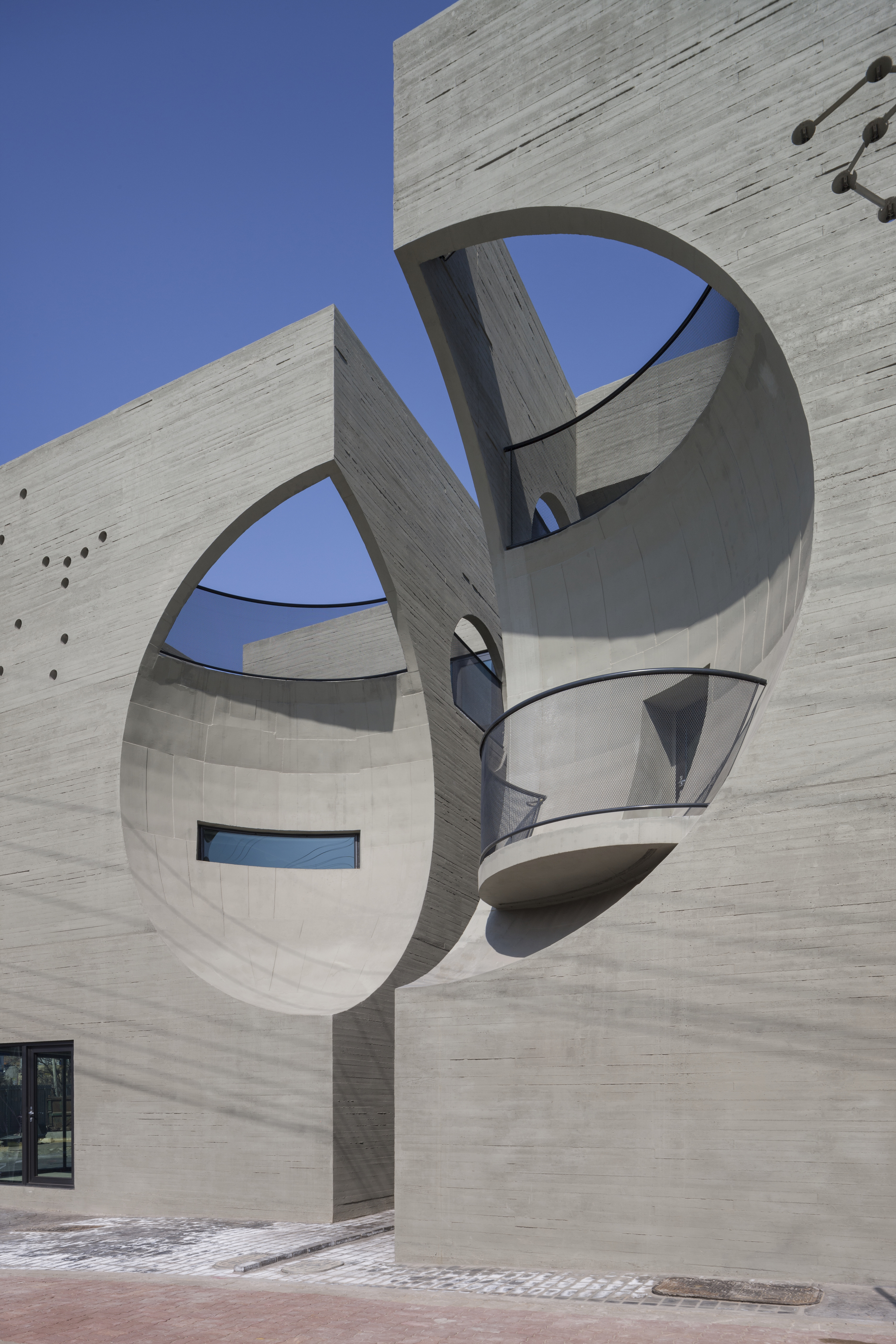 Two Moon by Moon Hoon - Architizer