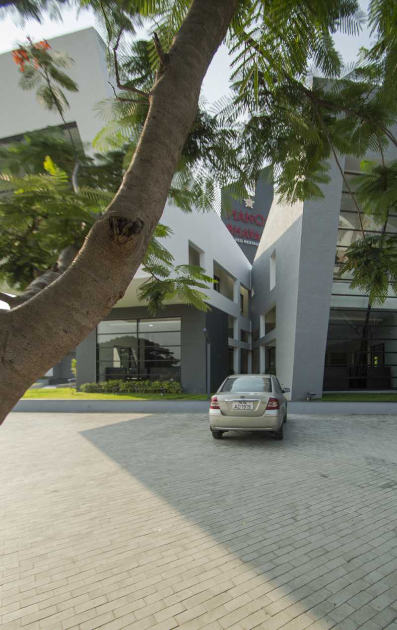 MANOJ BHAVAN - Chennai/Trichy Highway Restaurant by Murali Architects ...