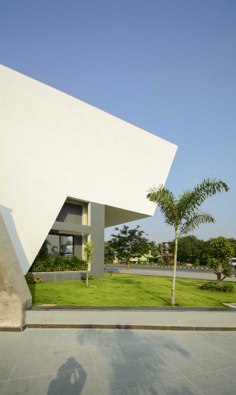 MANOJ BHAVAN - Chennai/Trichy Highway Restaurant by Murali Architects ...