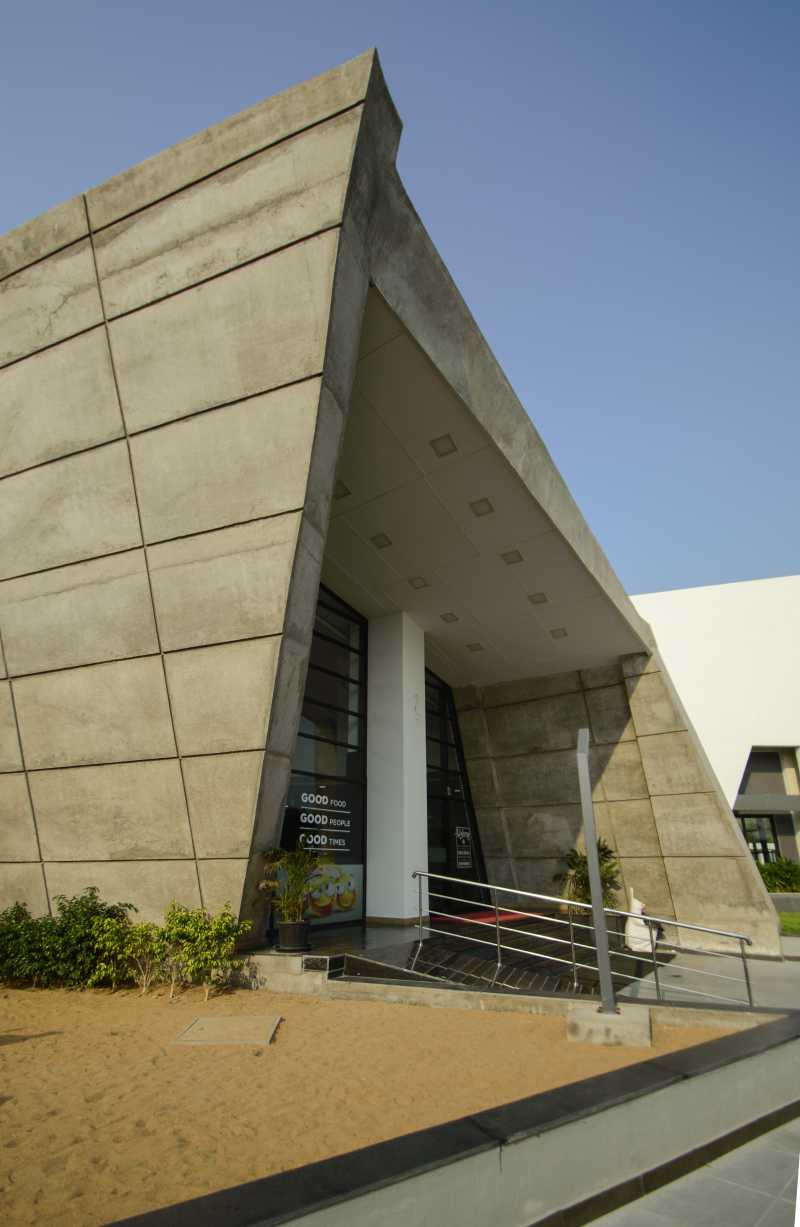 MANOJ BHAVAN - Chennai/Trichy Highway Restaurant by Murali Architects ...