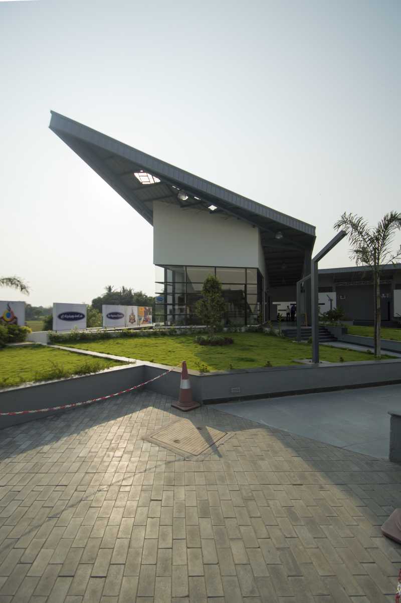 MANOJ BHAVAN - Chennai/Trichy Highway Restaurant by Murali Architects ...