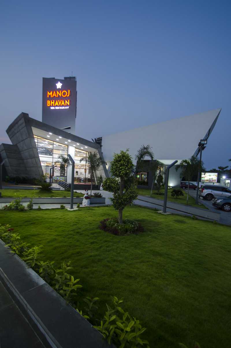 MANOJ BHAVAN - Chennai/Trichy Highway Restaurant by Murali Architects ...